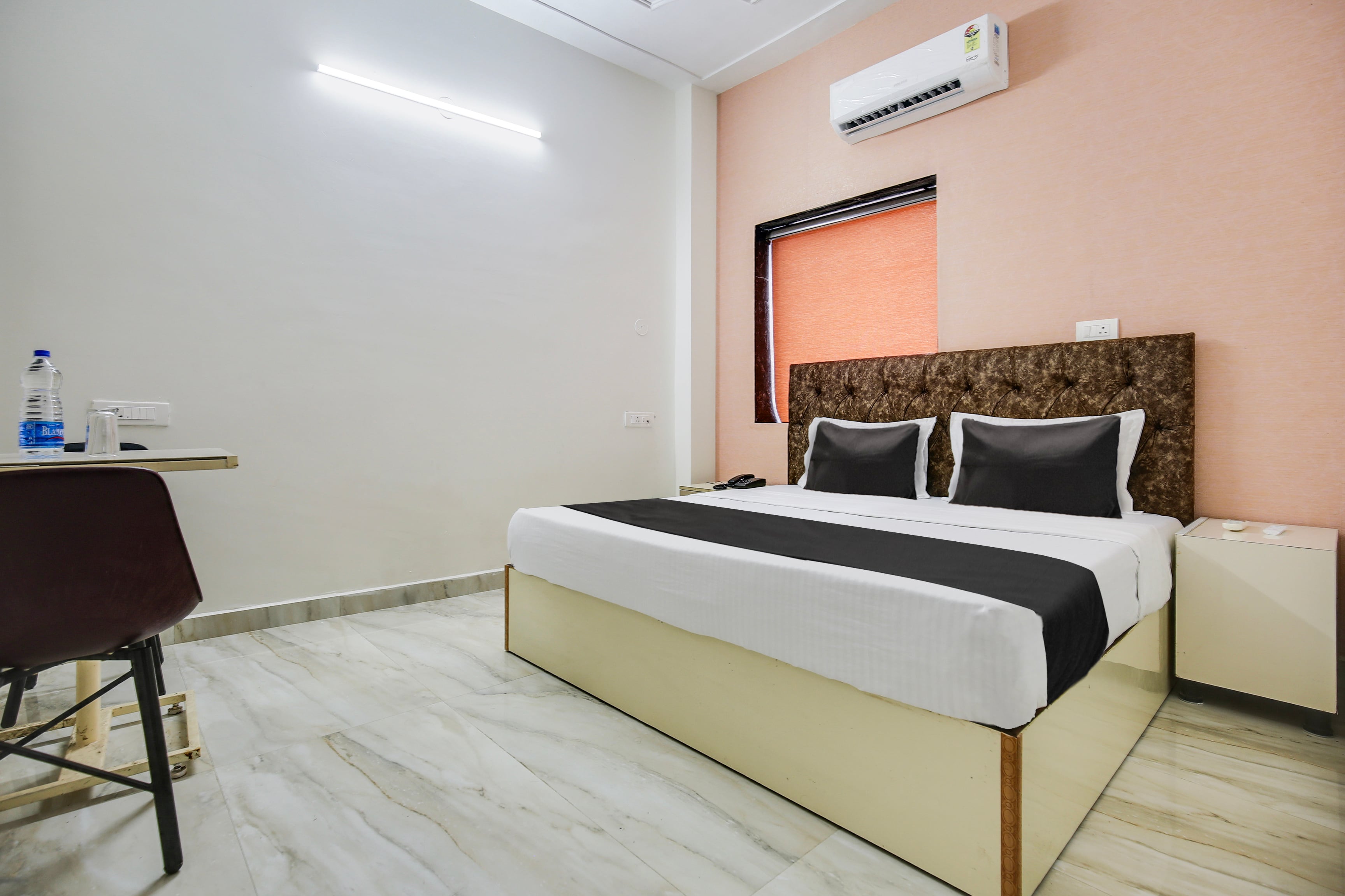 Hotel O by OYO Prince, Flagship Mohali, Book @ ₹1284 - OYO