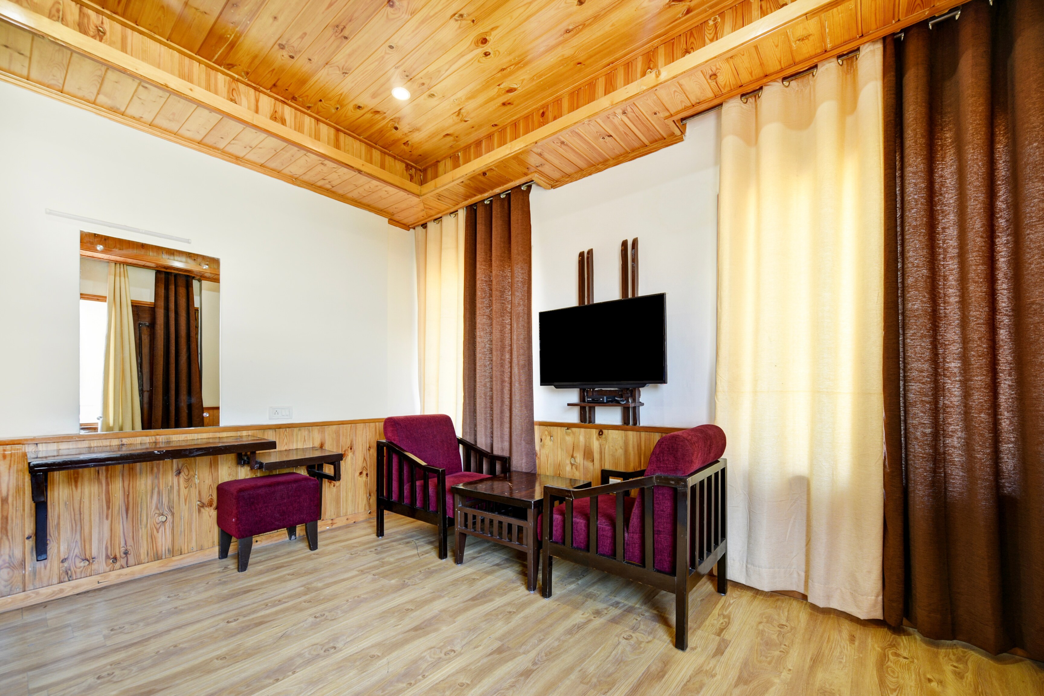 Hotel O Itm Elysian, Flagship Manali, Book @ ₹874 - OYO