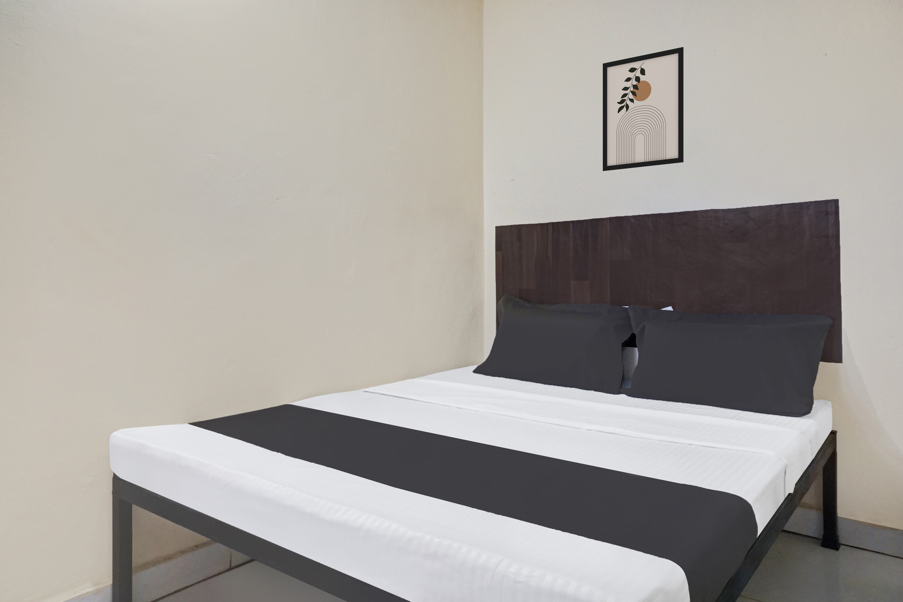 Hotel O Highway Lodge, Flagship Pune, Book @ ₹792 - OYO