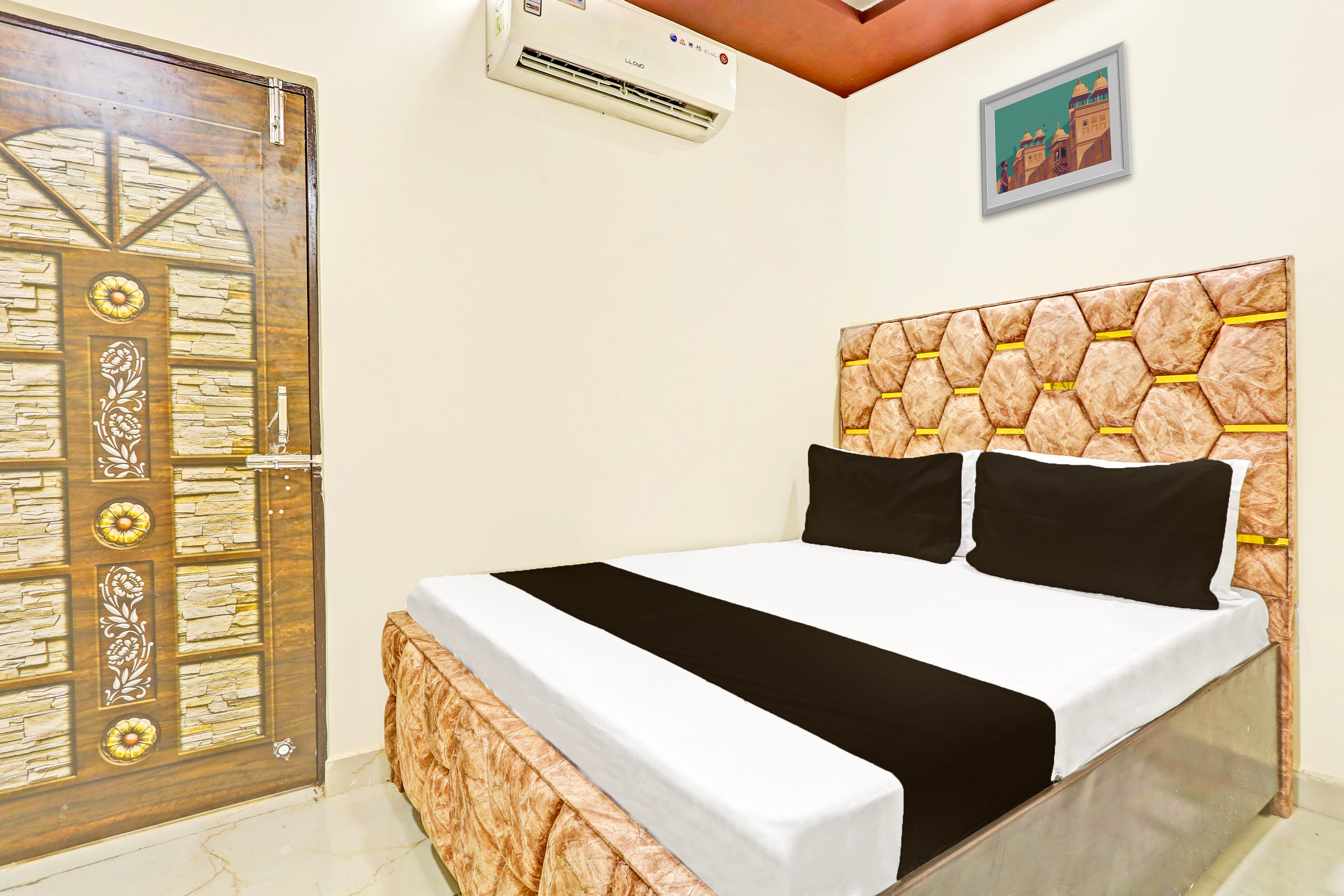Hotel O Moonlight Stay, Flagship Delhi, Book @ ₹834 - OYO