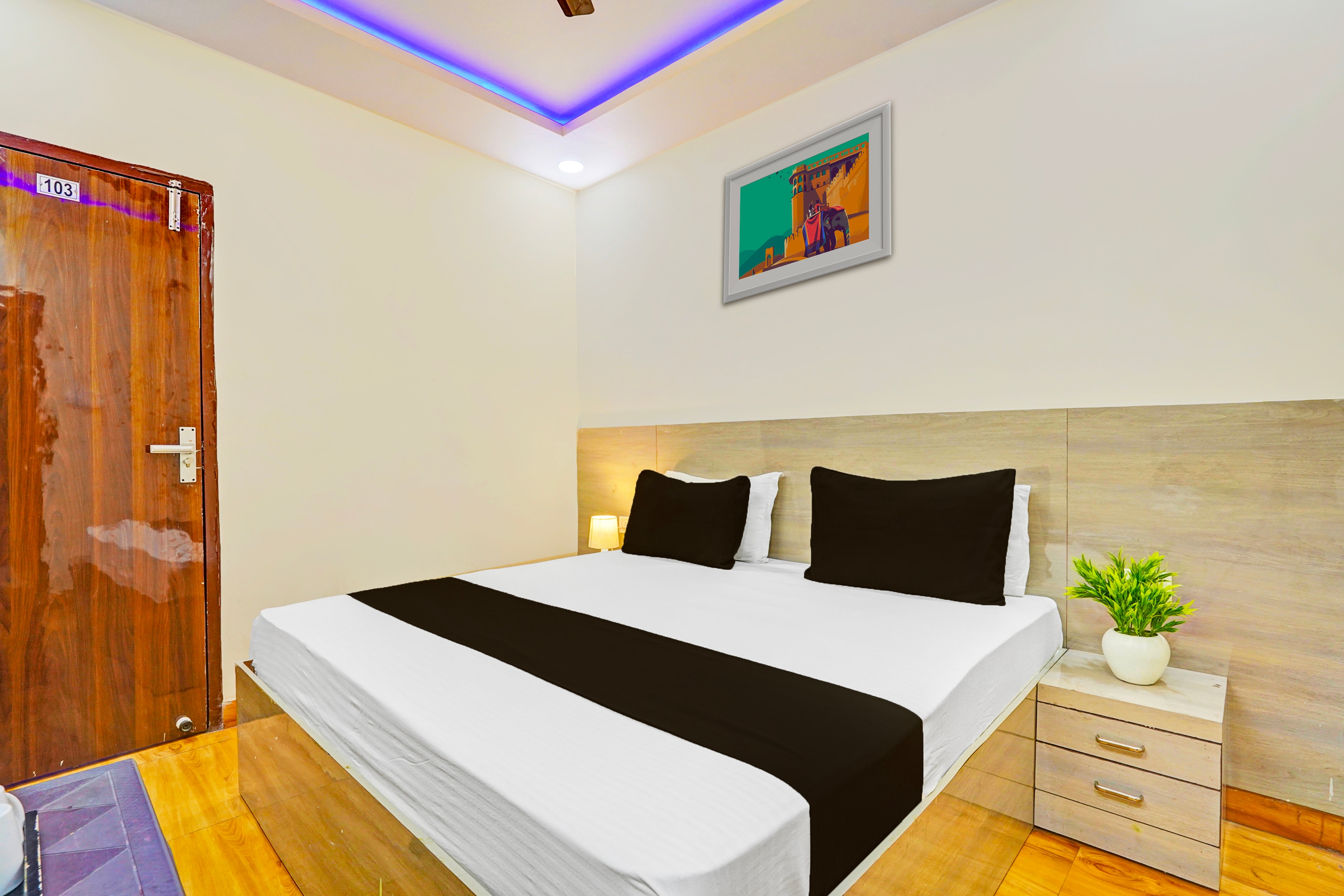 Hotel O Dream Palace, Flagship Delhi, Book @ ₹728 - OYO