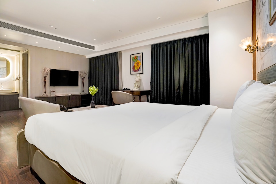 Palette - Hadapsar, Palette Pune, Book @ ₹2797 - OYO