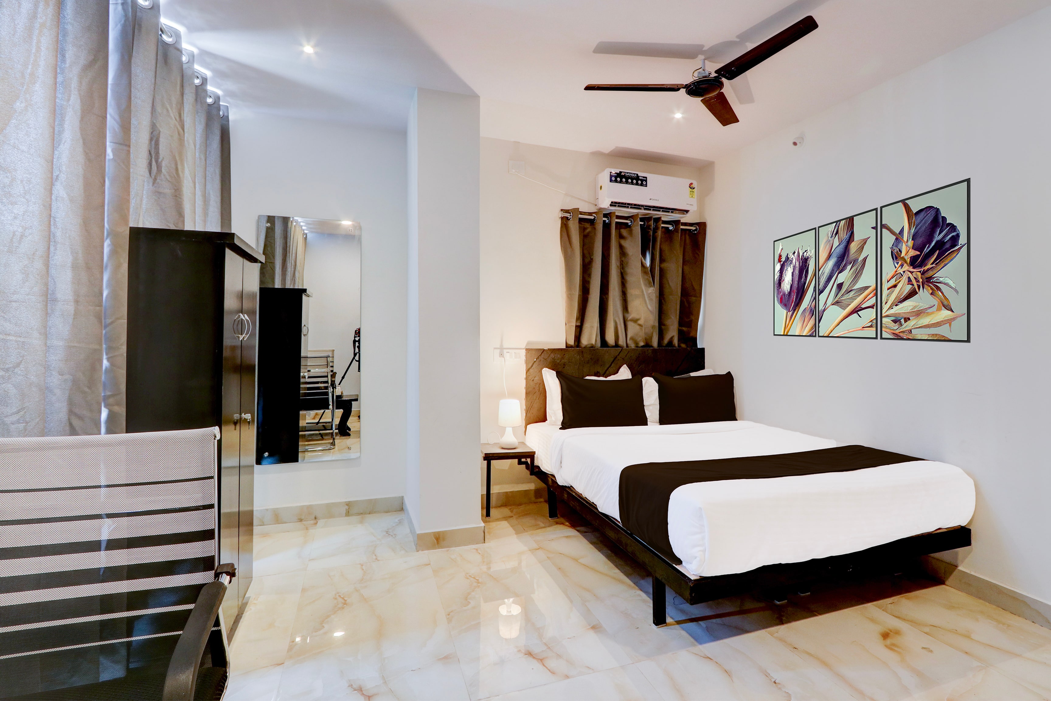 Hotel O UNIQUE SUITES FOUR, Flagship Hyderabad, Book @ ₹1101 - OYO