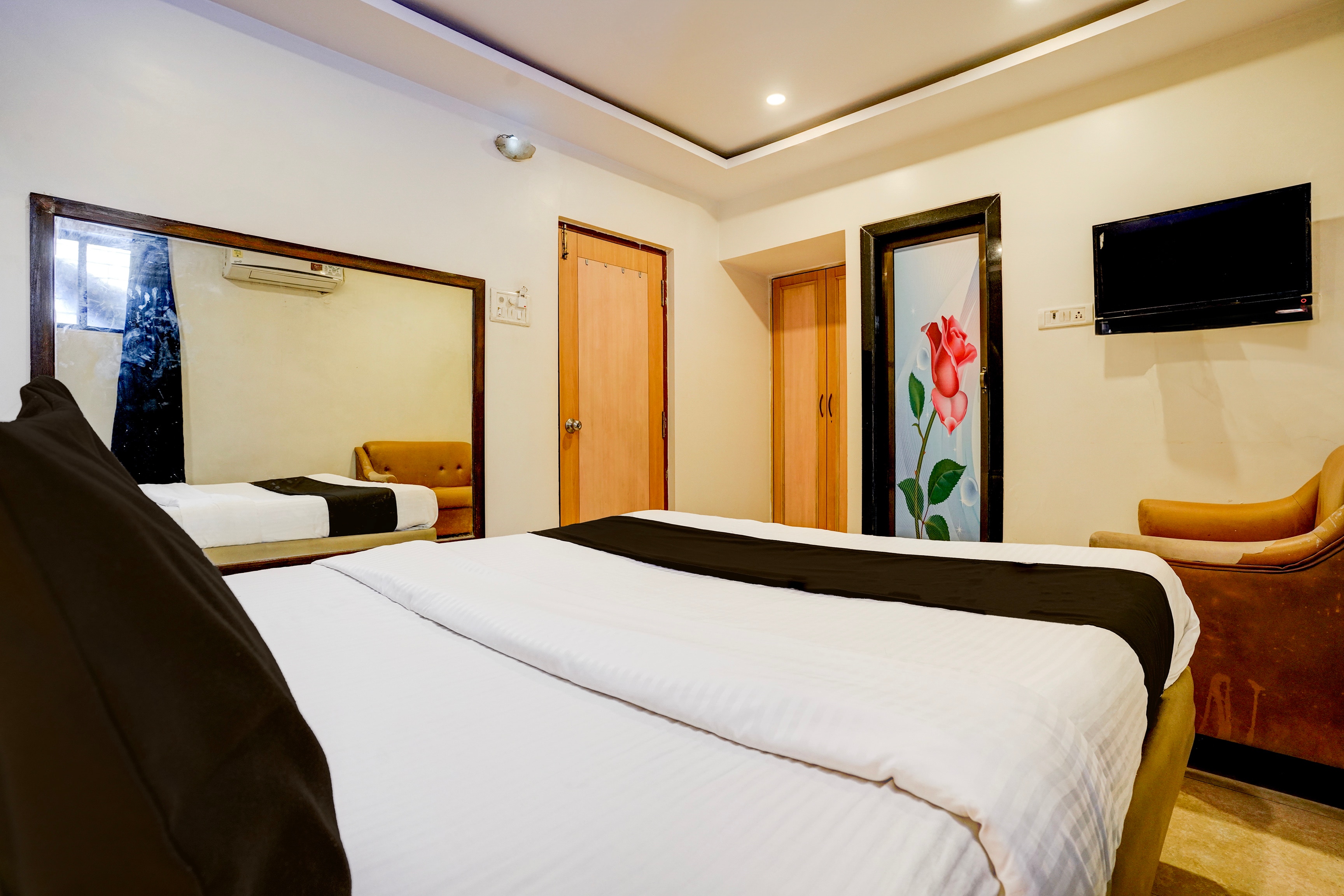 Hotel O De Classico, Flagship Mumbai, Book @ ₹1939 - OYO