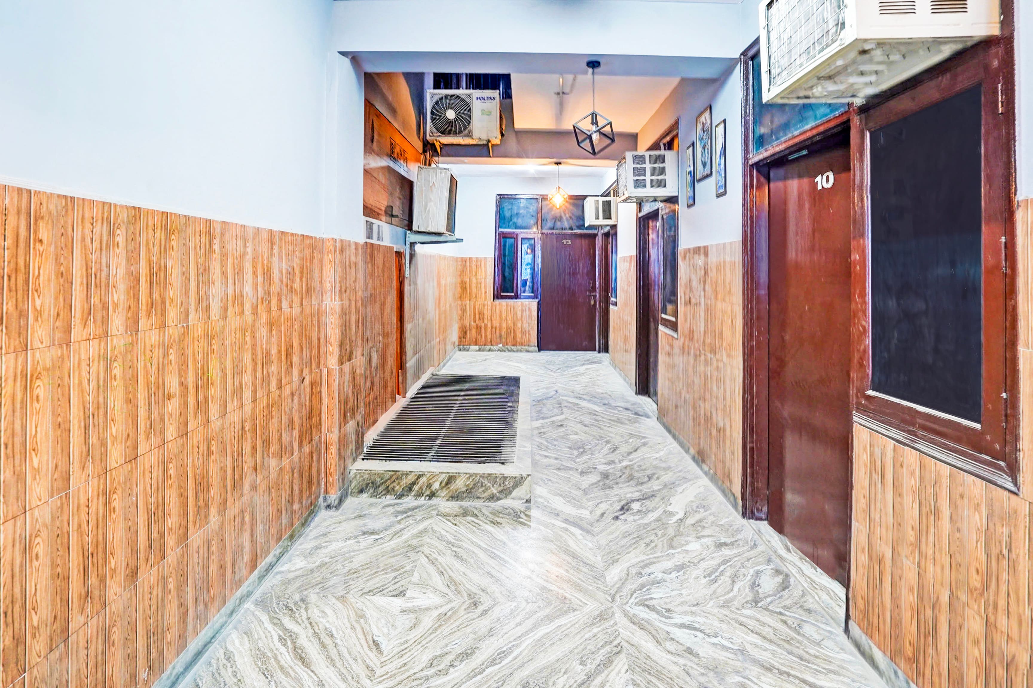 Hotel O The Glory, Flagship Noida, Book @ ₹852 - OYO