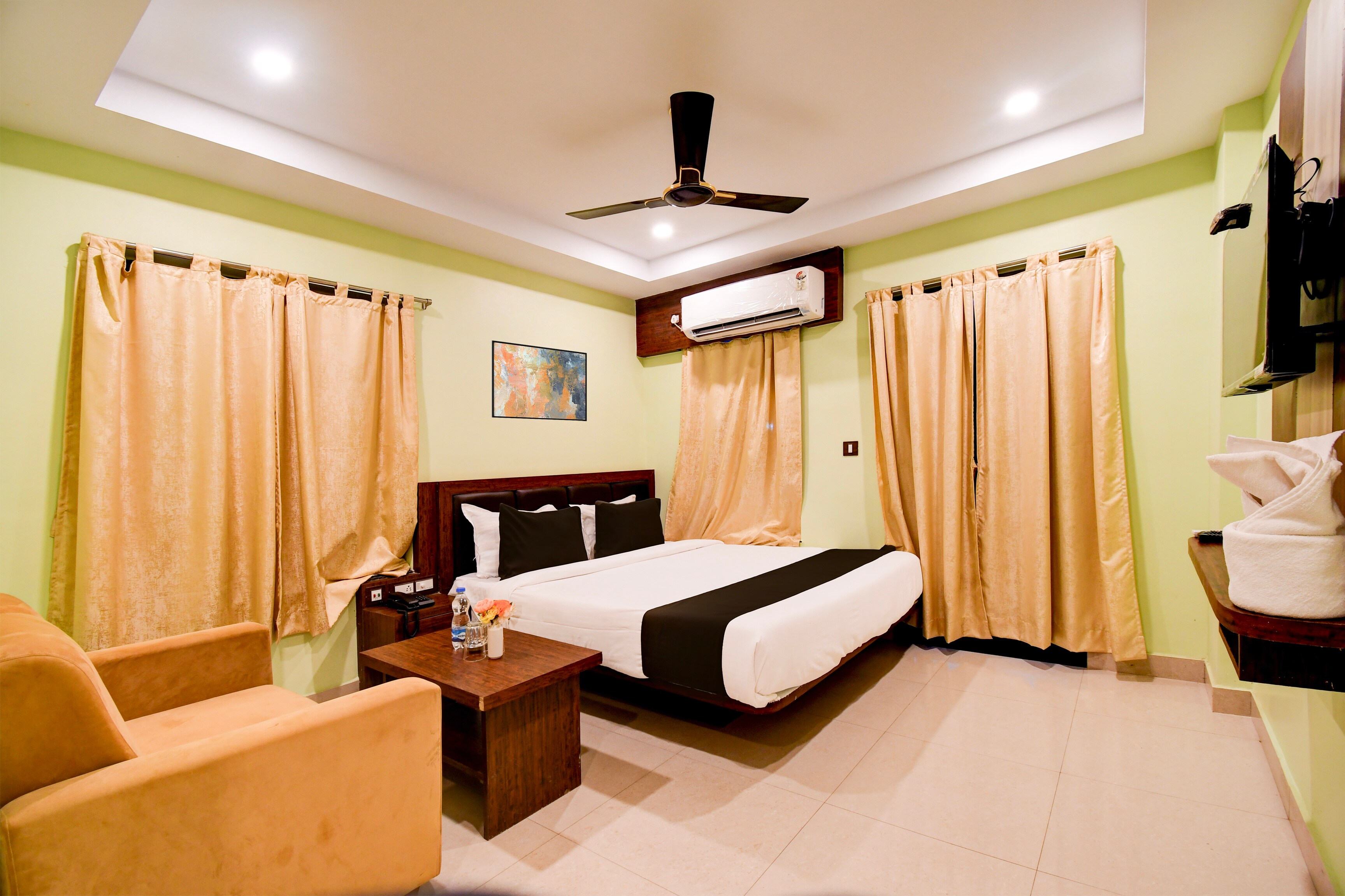 Collection O PRINCE PLAZA, Collection O Digha, Book @ ₹2603 - OYO