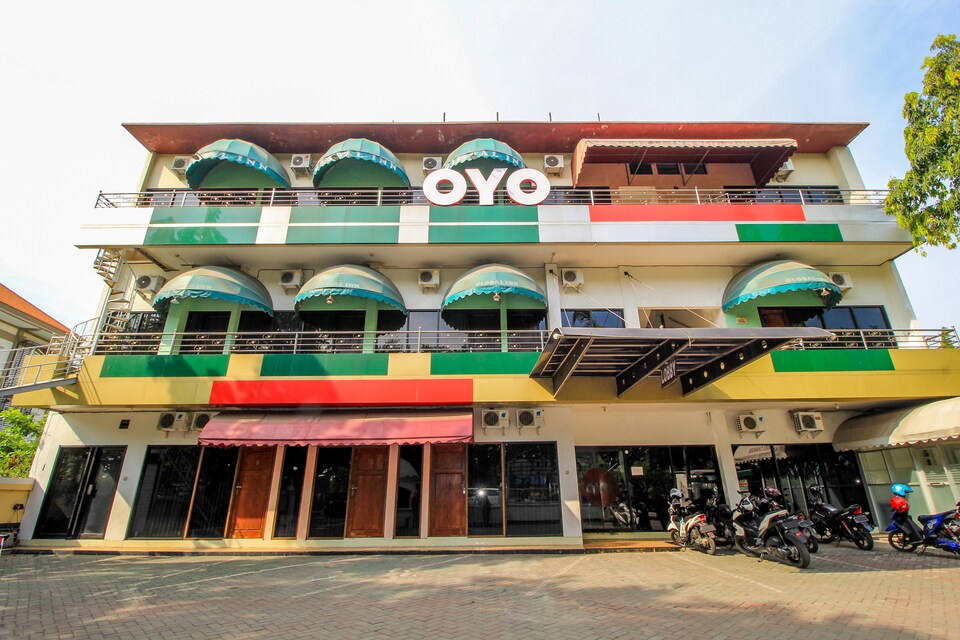 Super OYO Capital O 93996 Hotel Global Airport Juanda, Premium Sidoarjo ...