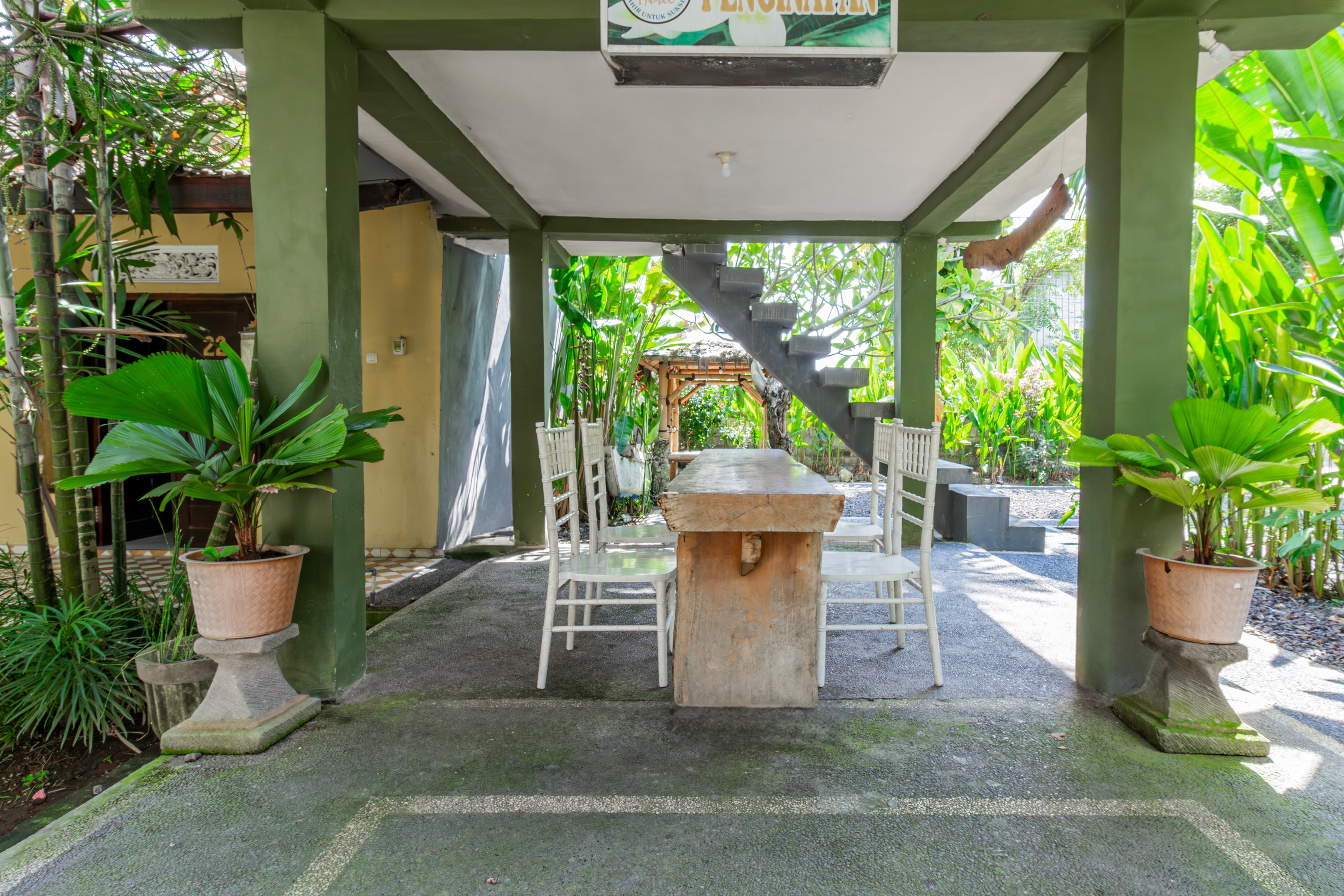 OYO 94014 The Sanya Homestay, OYO Hotels Bali, Book @ Rp126474 - OYO