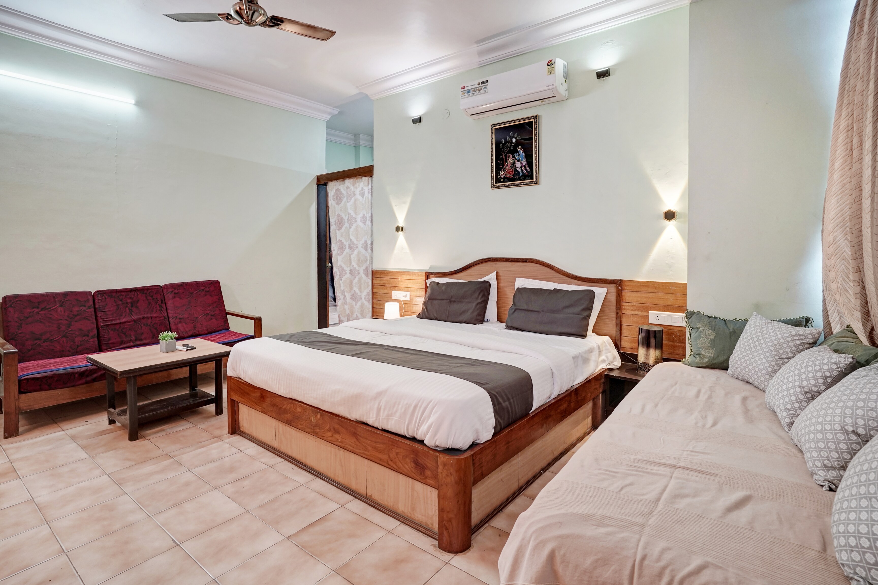 Flagship Hotels in Madakari Nagara, Chitradurga Starting @ ₹1471 - Upto ...