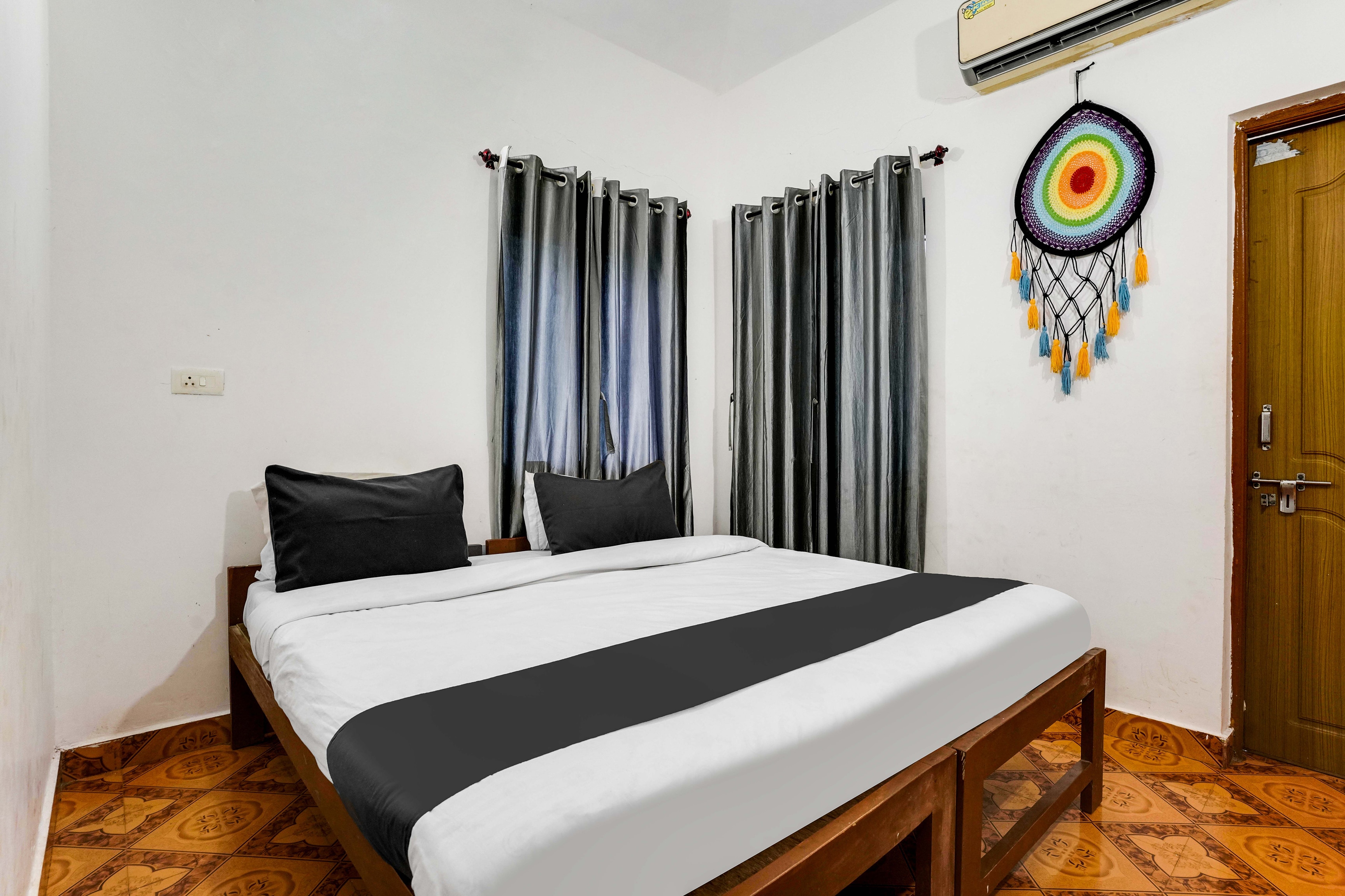 Hotel O Sai Deep Place, Flagship Goa, Book @ ₹825 - OYO