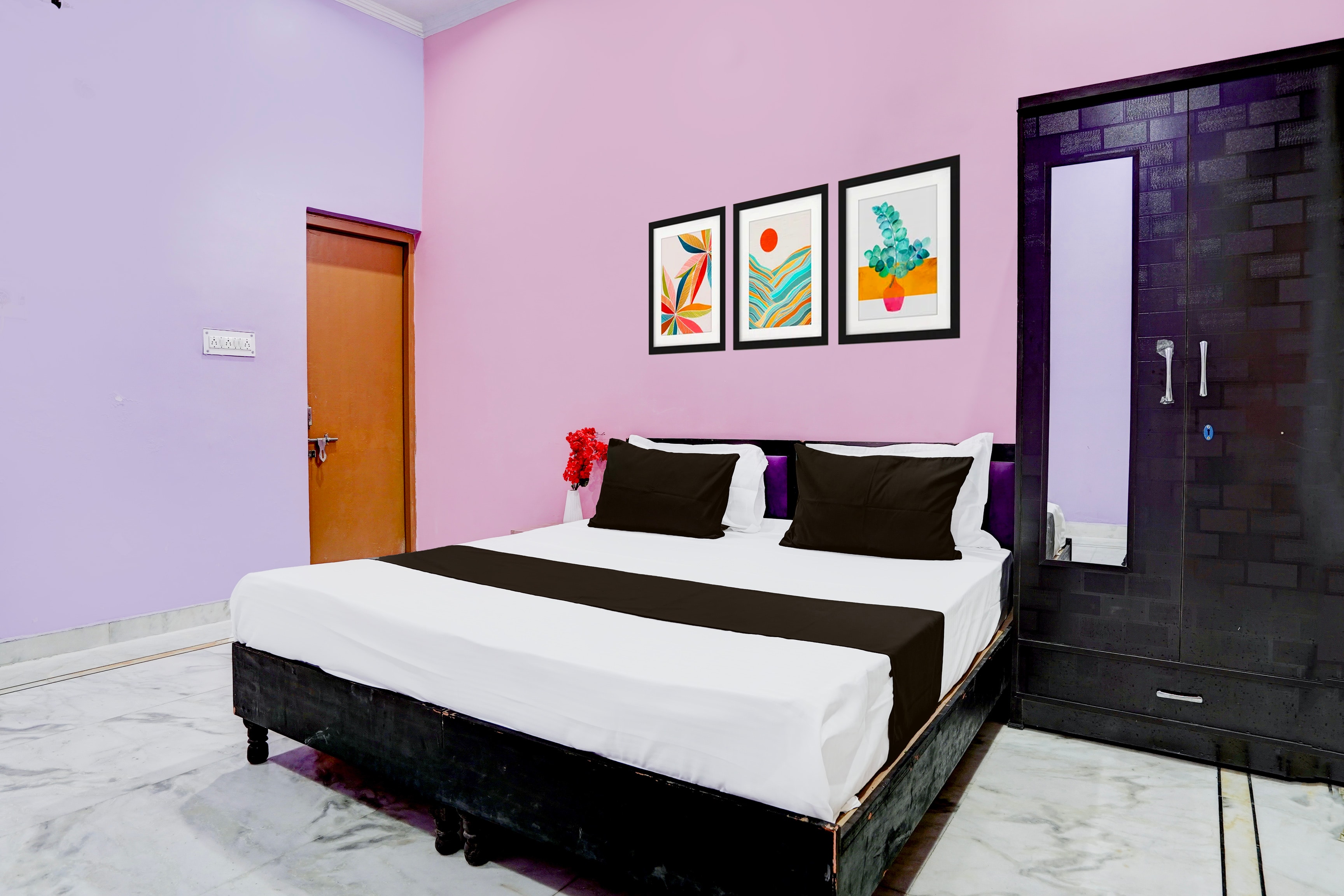 Hotel O Darjling, Flagship Noida, Book @ ₹940 - OYO