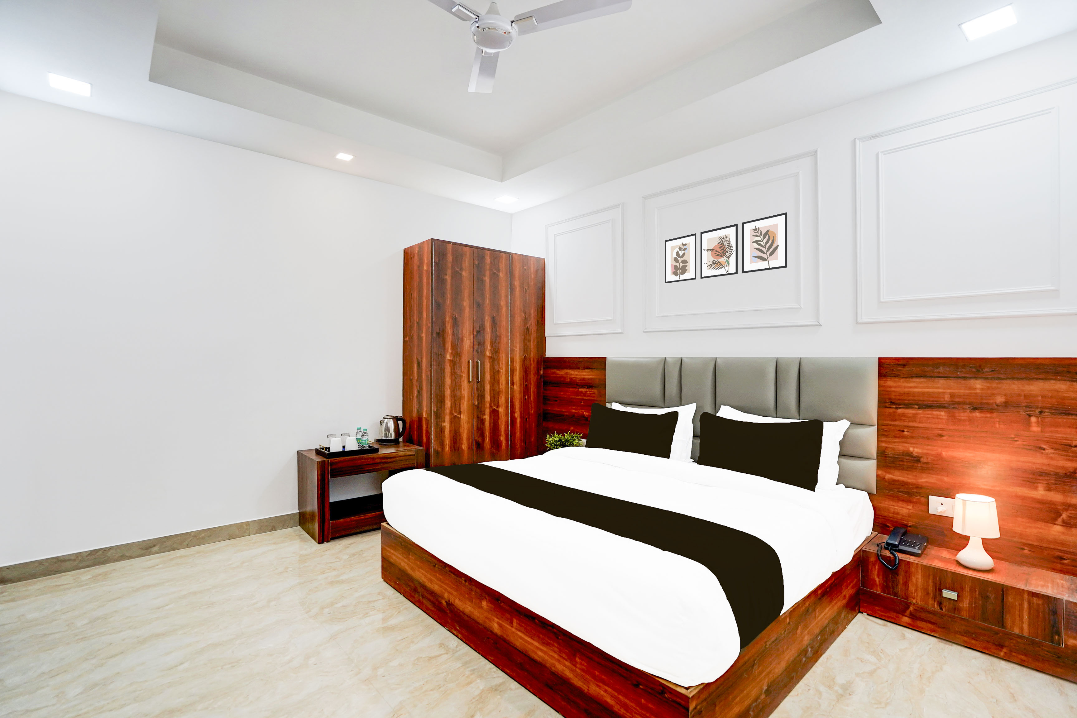 Hotel O Amayra Inn, Flagship Ghaziabad, Book @ ₹684 - OYO