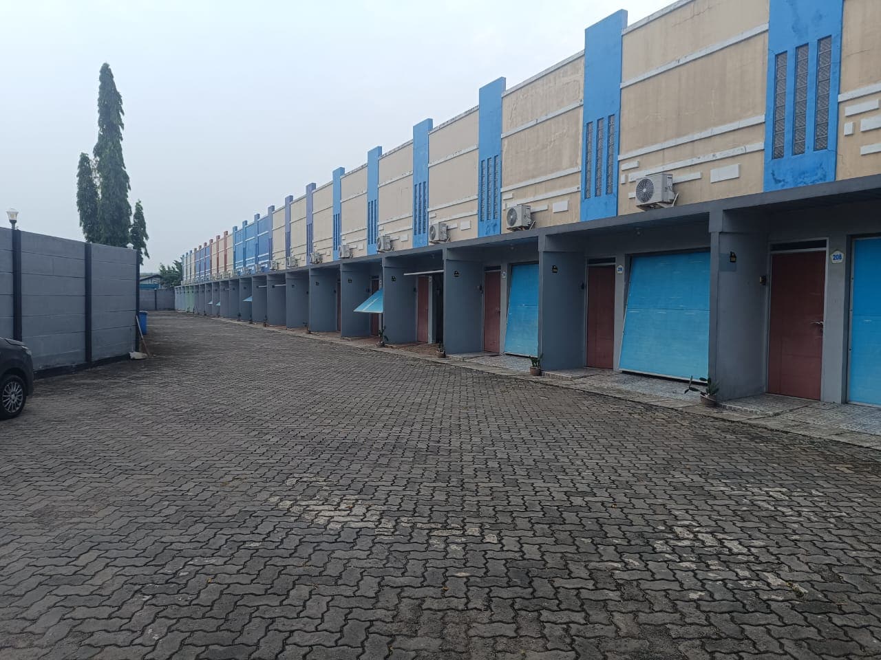 Capital O 94095 Angkasa Hotel Dua, Capital O Bekasi, Book @ Rp87207 - OYO