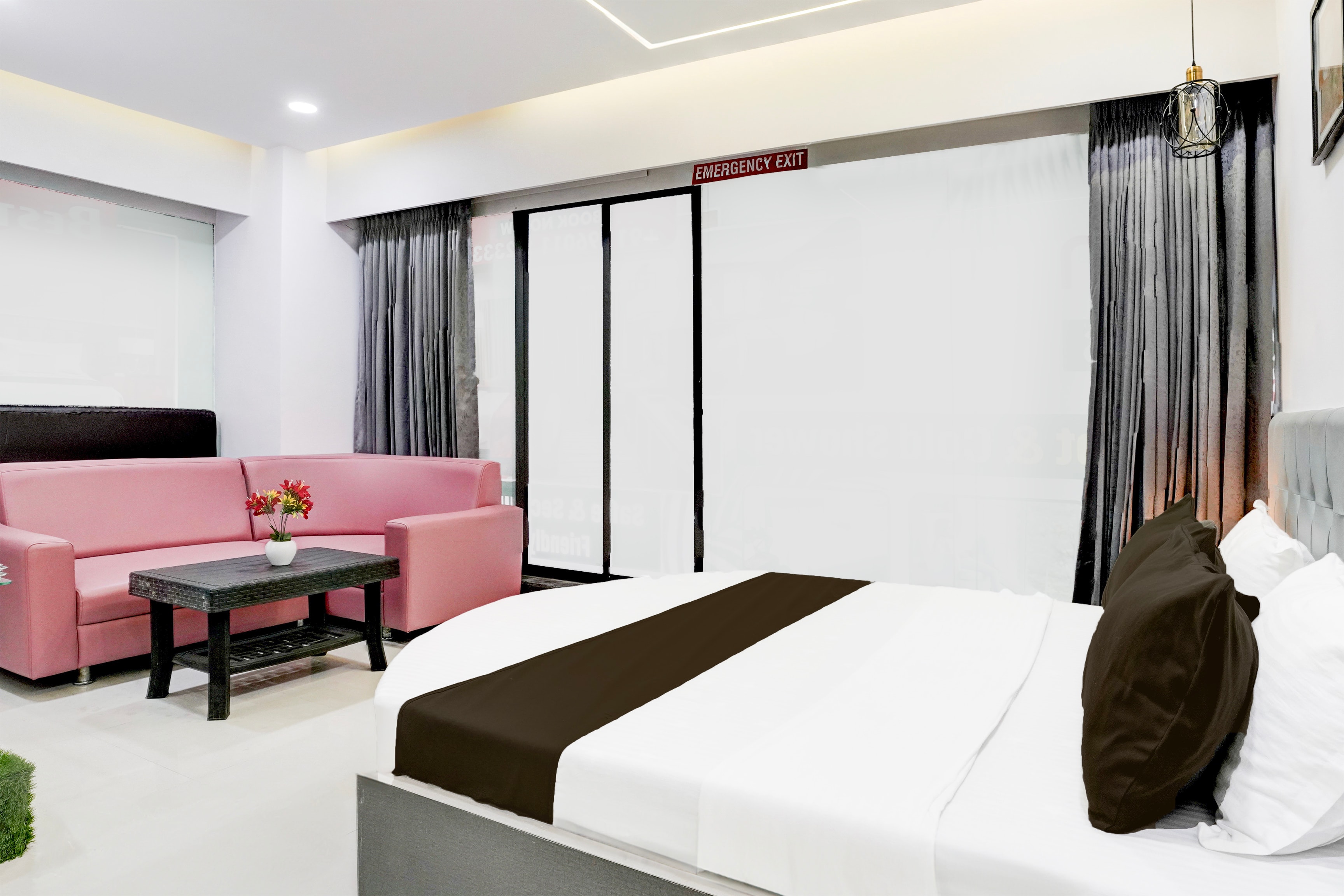 Hotel O Aarambh Hotel And Rooms, Flagship Surat, Book @ ₹782 - OYO