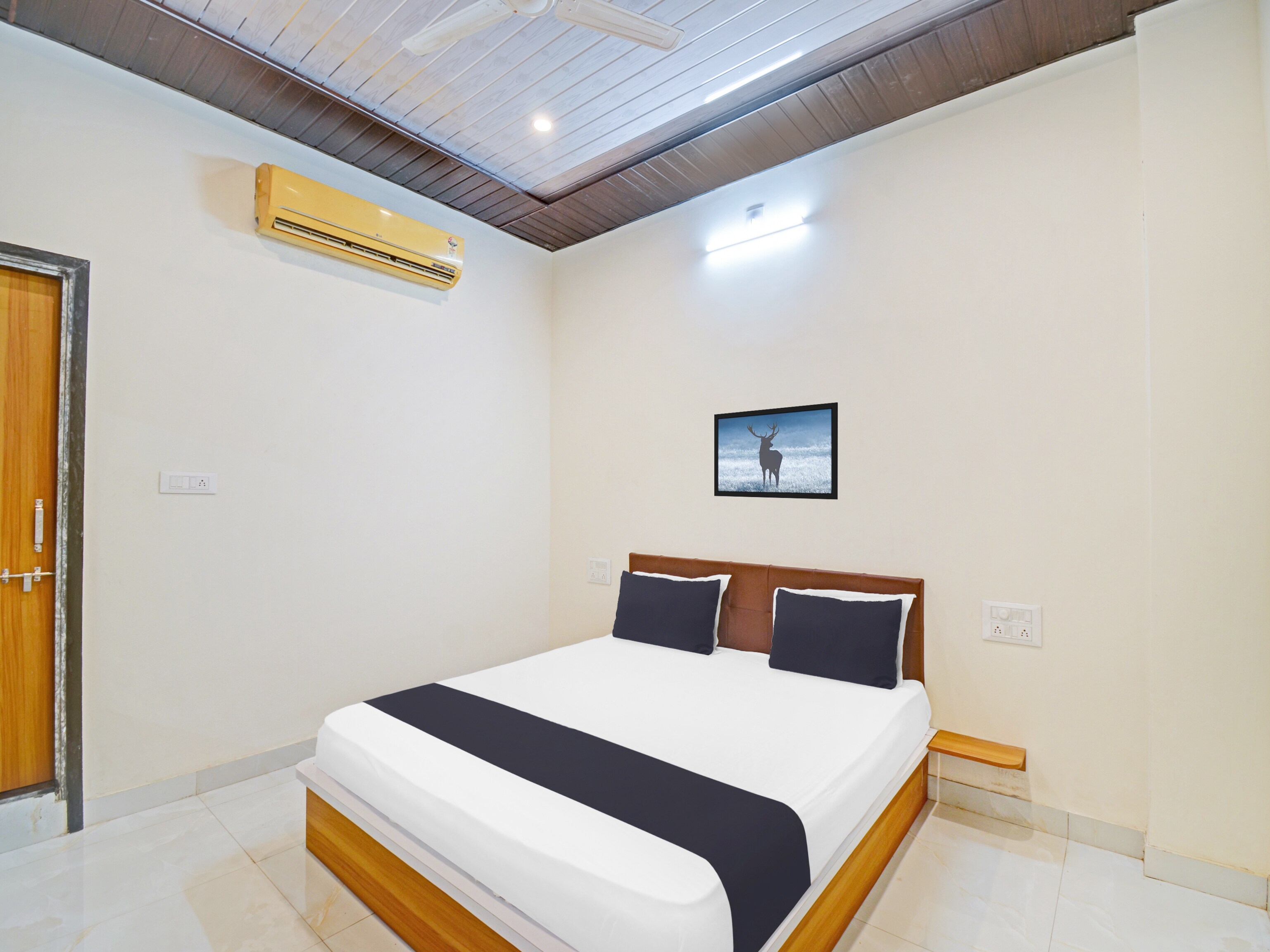 Hotel O Gokul Palace, Flagship Udaipur, Book @ ₹1094 - OYO