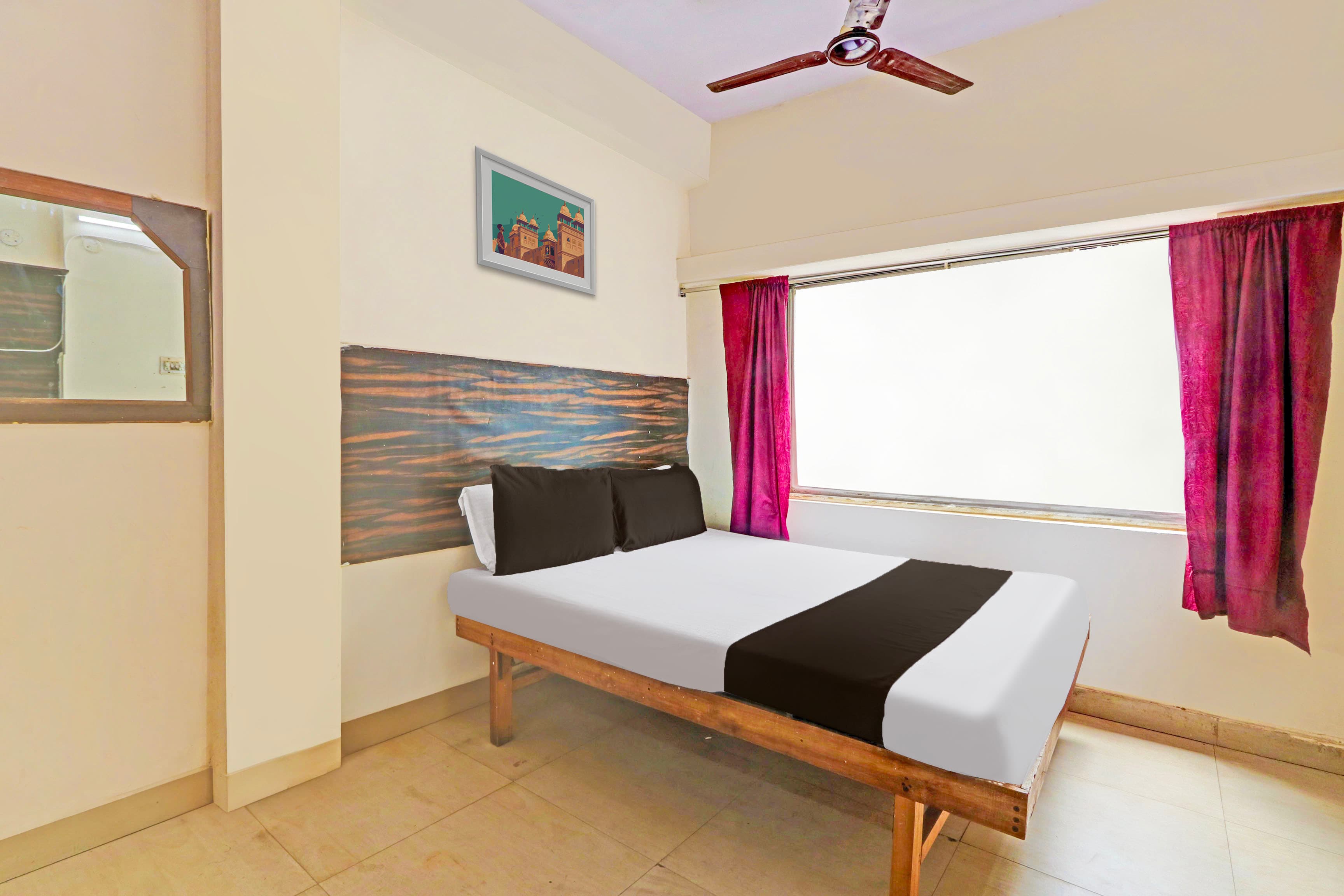 HOTEL O BLUE STAR LODGE , Flagship Hyderabad, Book @ ₹1332 - OYO