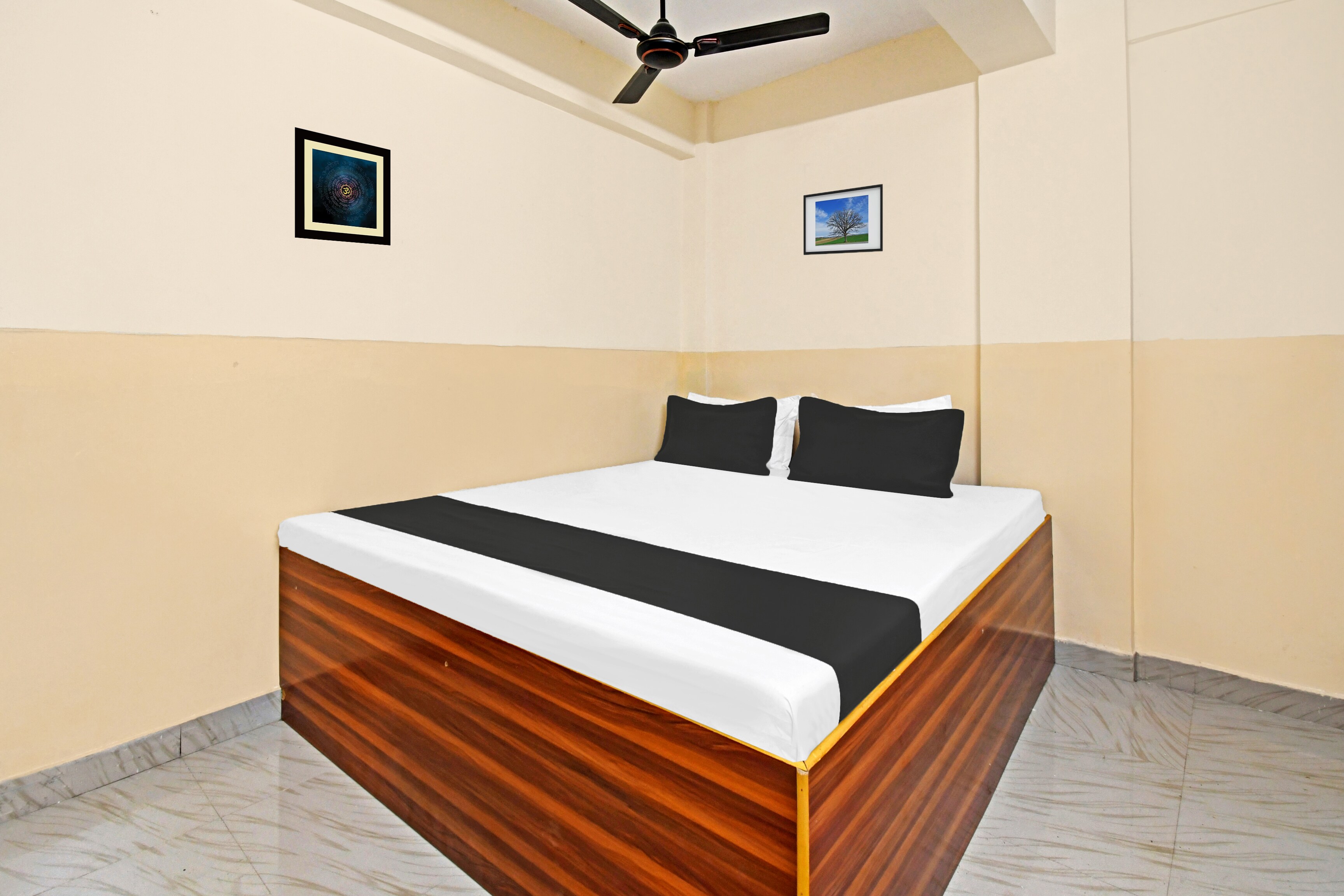 Hotel O RED VELVET INN, Flagship Dhanbad, Book @ ₹1097 - OYO