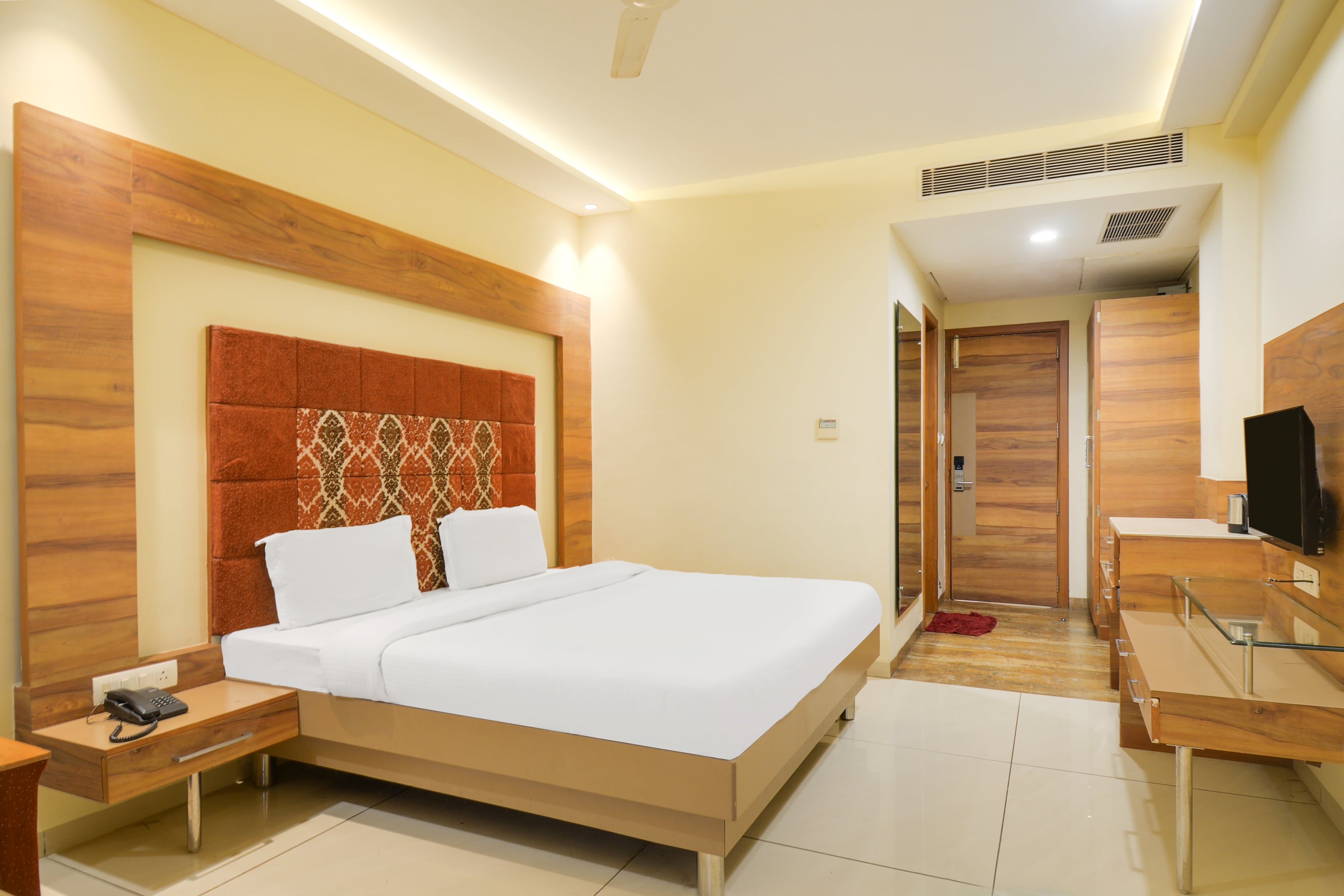 Townhouse Kundan Leela Resorts, Townhouse Chittorgarh, Book @ ₹3317 - OYO
