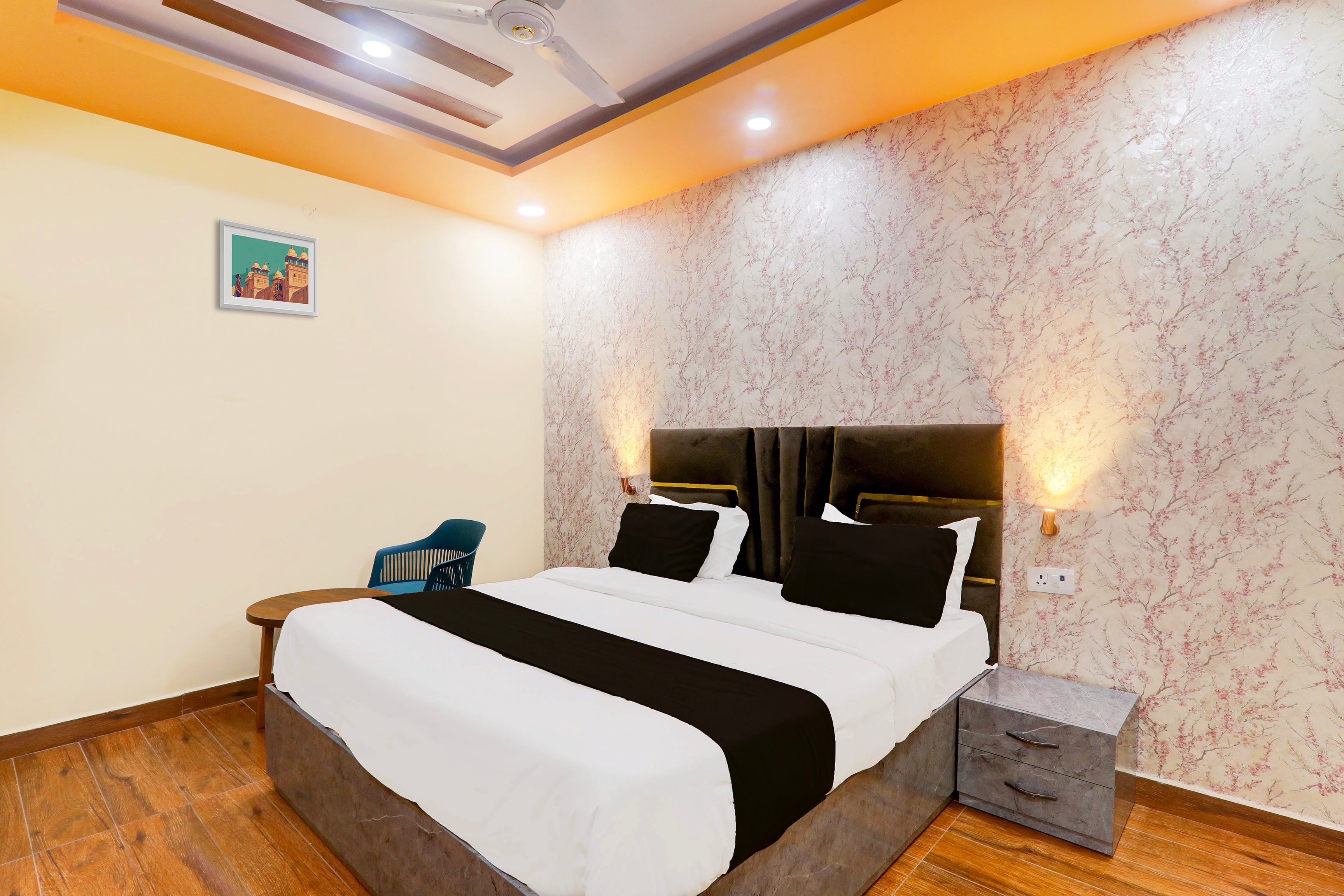 Hotel O Raas Plaza, Flagship Kanpur, Book @ ₹1429 - OYO