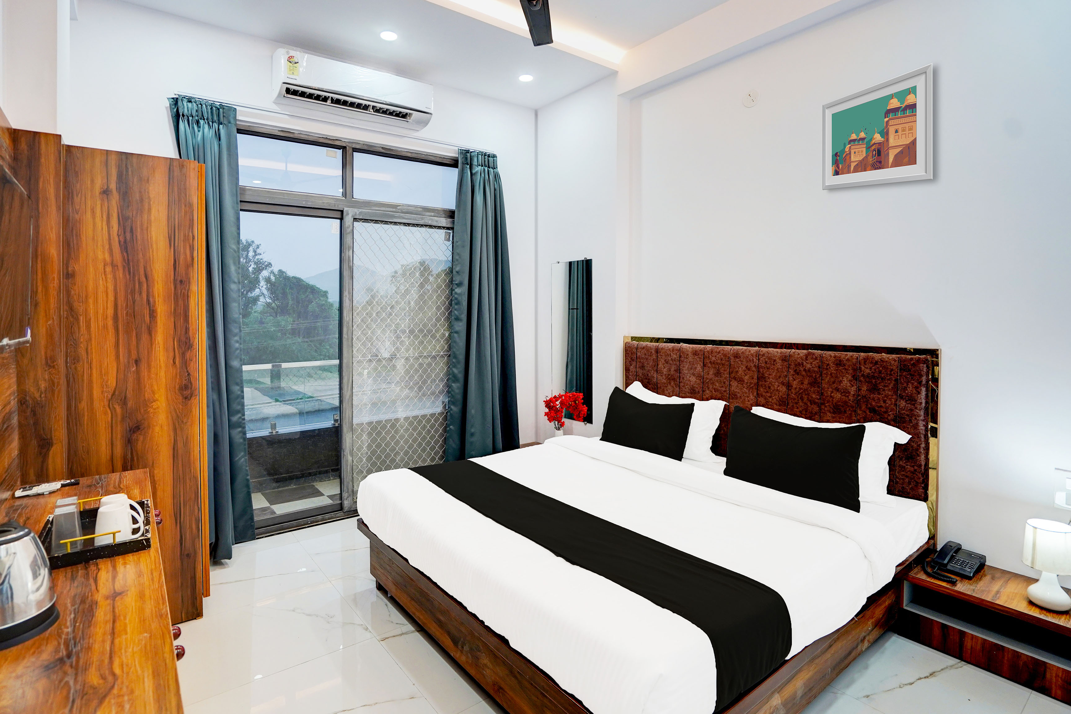 Hotel O Raj Gharana, Flagship Udaipur, Book @ ₹1400 - OYO