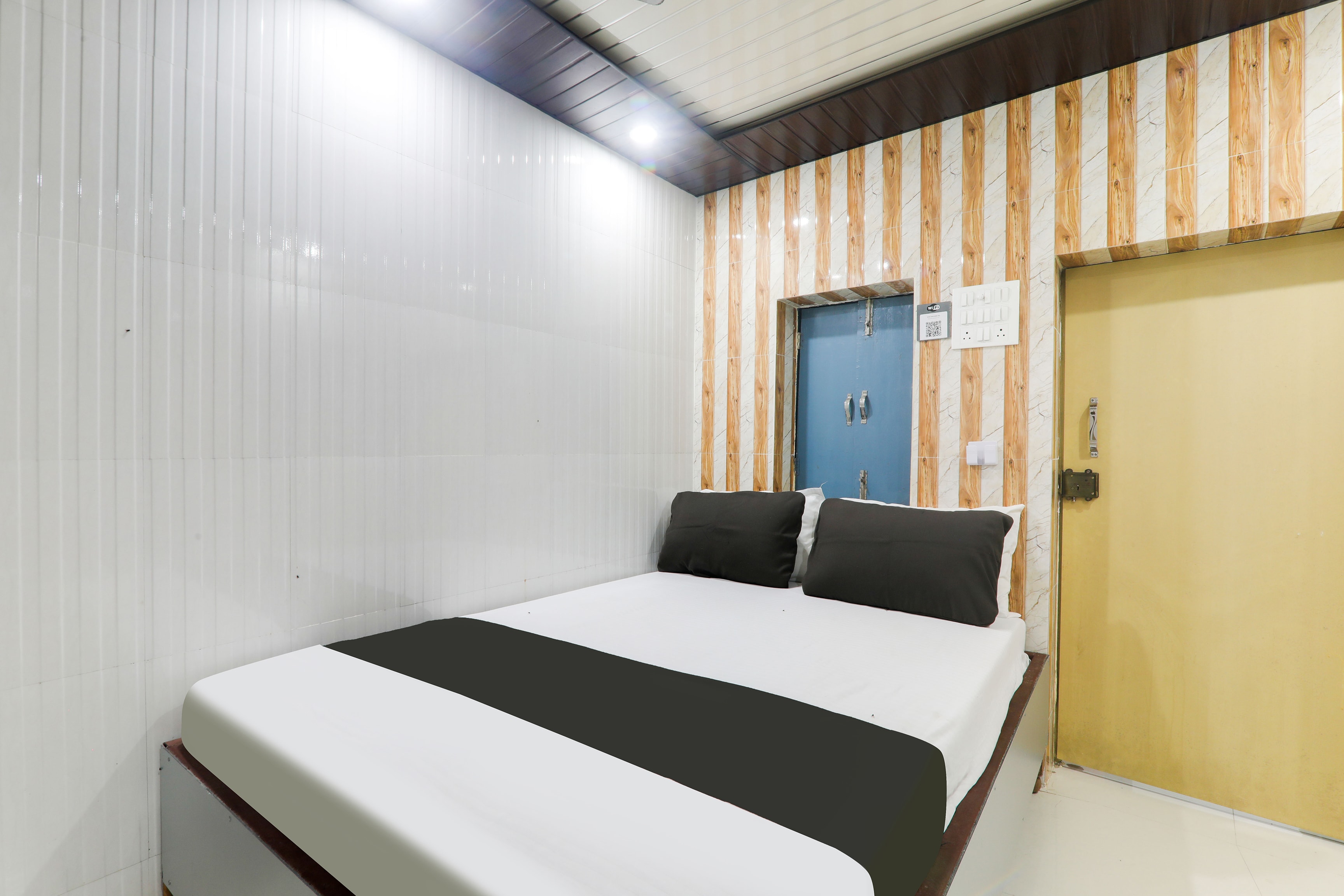 Hotel O GOLDEN KEY Guest House, Flagship Varanasi, Book @ ₹1592 - OYO