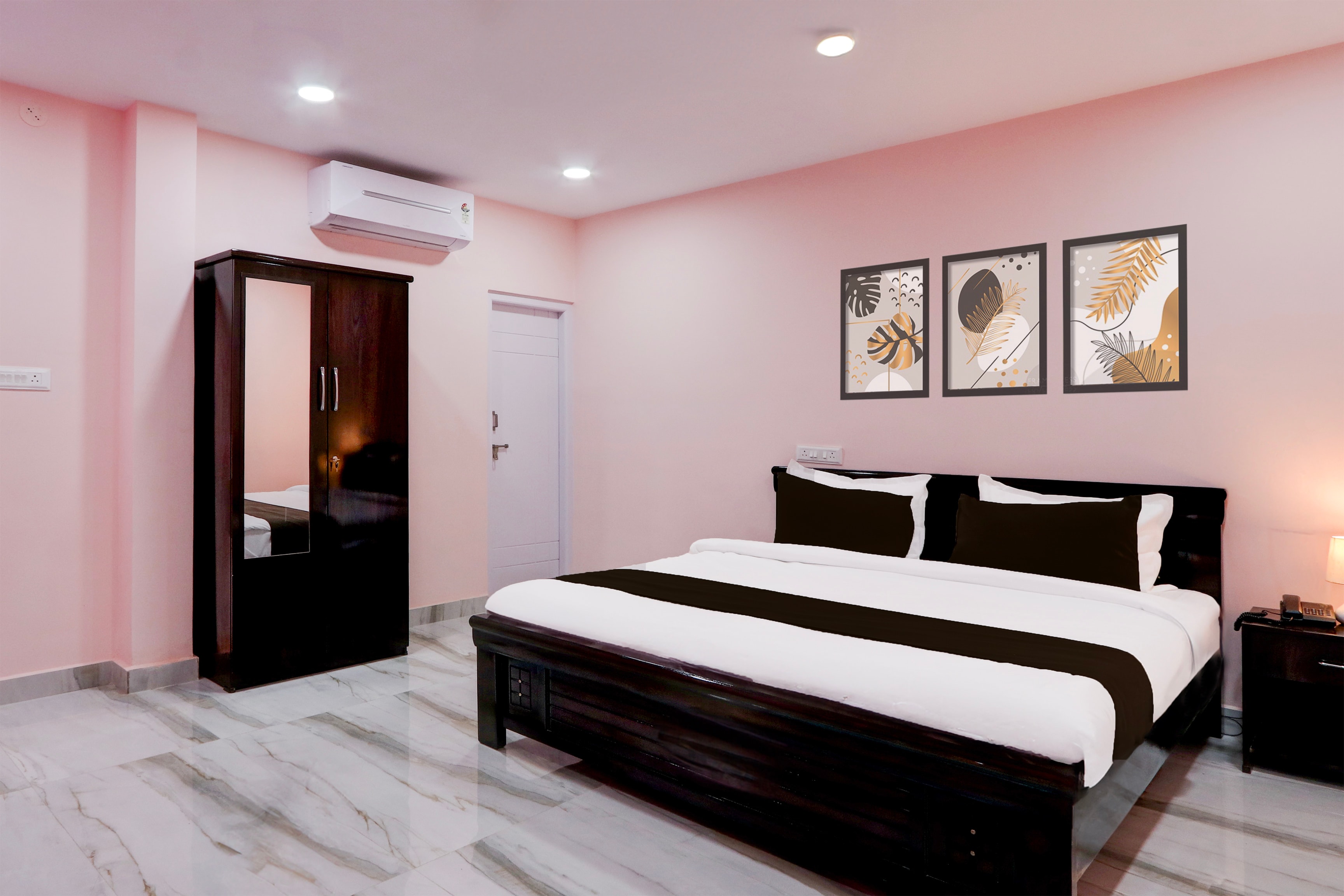 Hotel O Ss ome inn ultra luxury rooms, Flagship Hyderabad, Book @ ₹1350 ...
