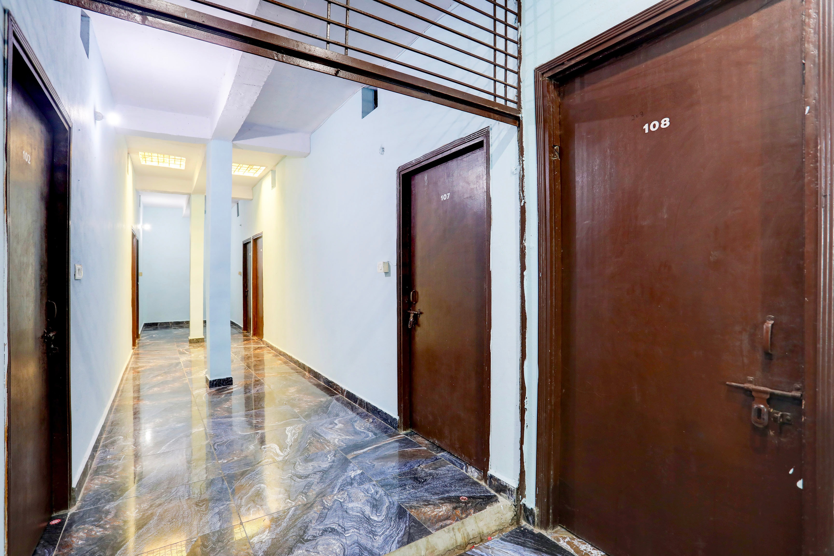 SPOT ON New Diamond Guest House, SPOT ON Rudrapur, Book @ ₹1870 - OYO