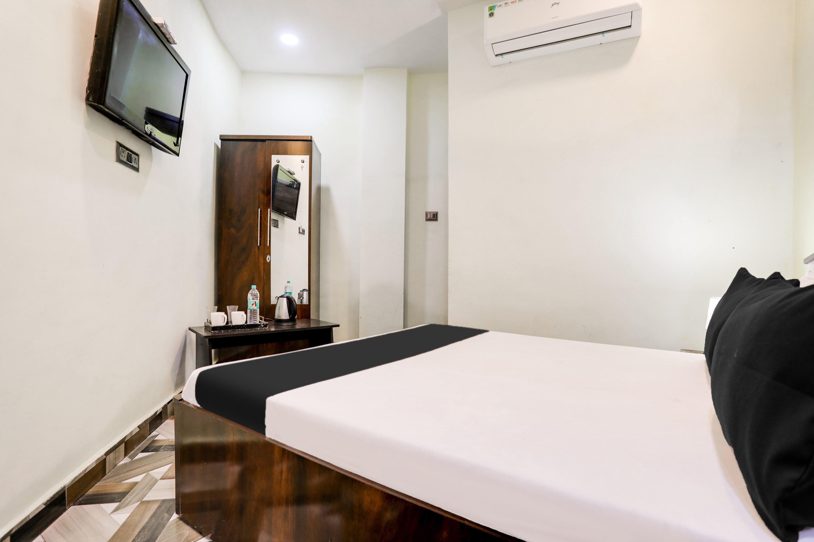 Hotel O RMD Hotel, Flagship Raipur, Book @ ₹1468 - OYO