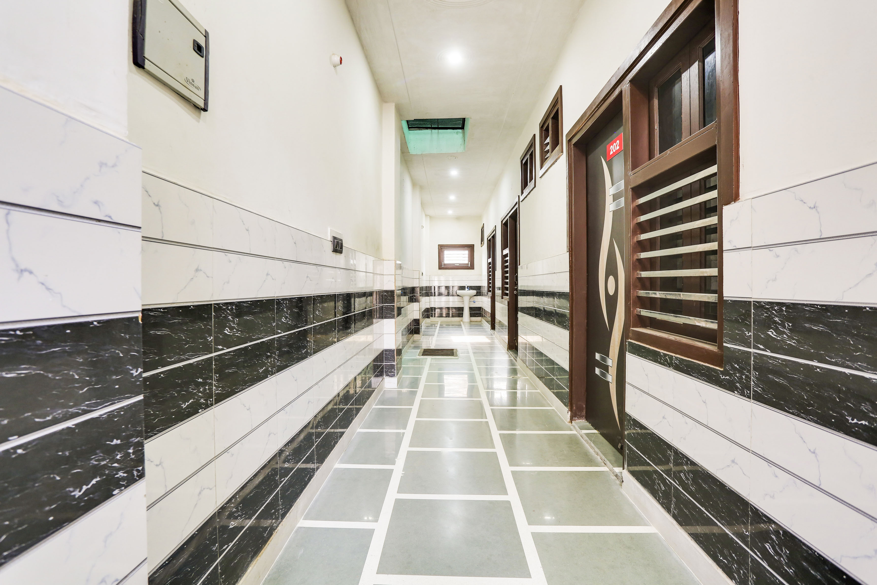 Hotel O Happy stay, Flagship Delhi, Book @ ₹817 - OYO