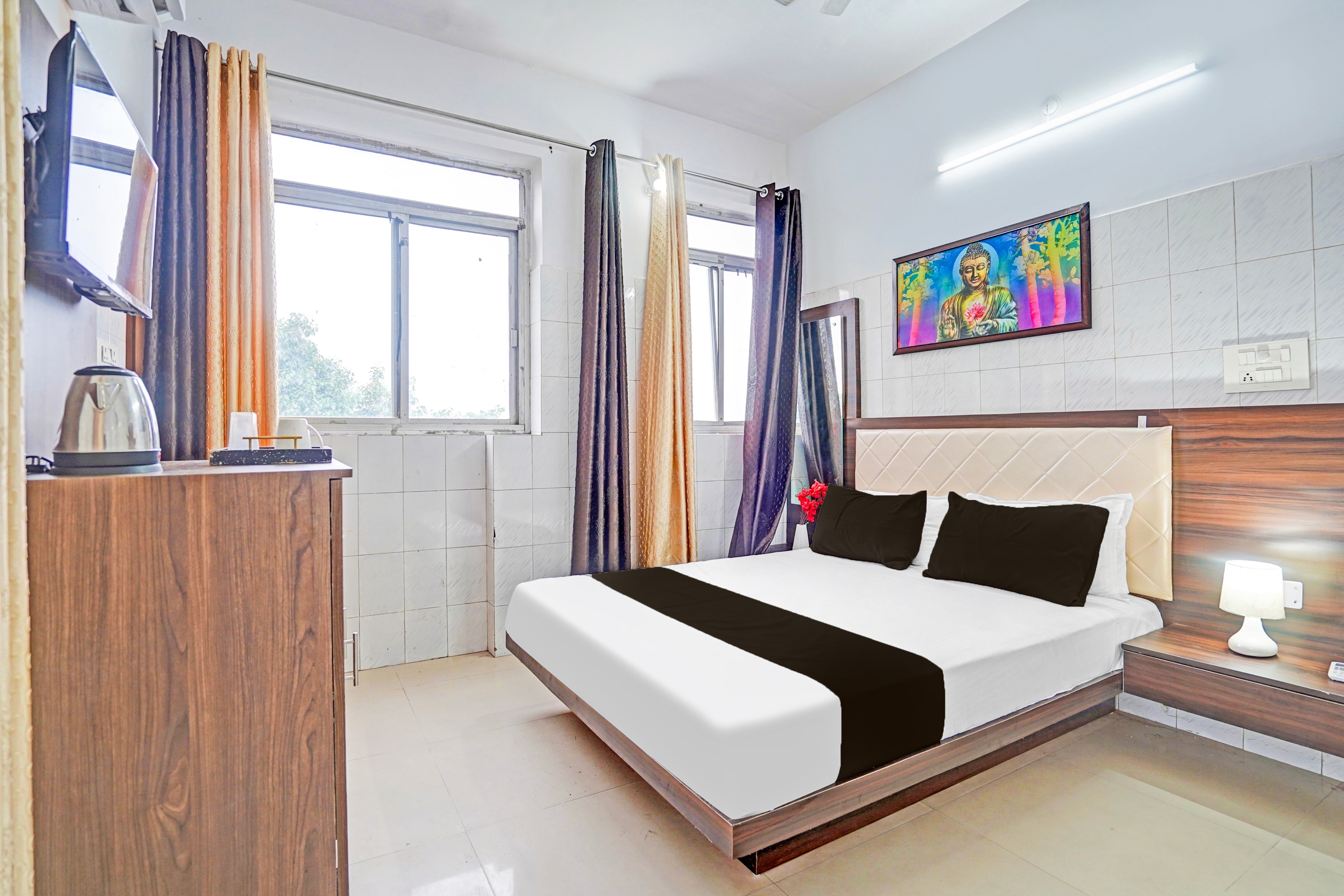 Hotel O by OYO Lotus Inn, Flagship Lucknow, Book @ ₹1331 - OYO