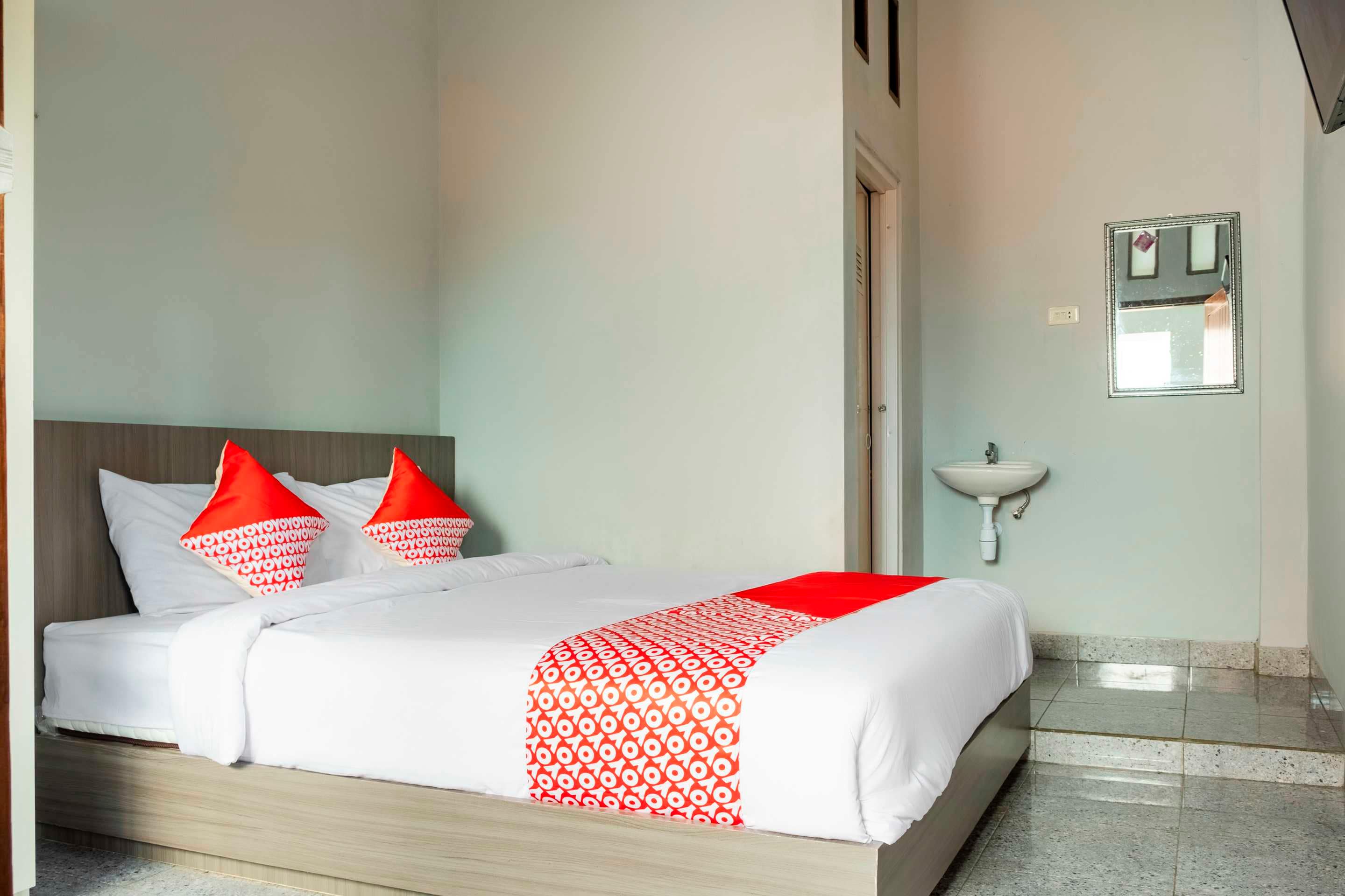 OYO 94199 Rade Inn, OYO Hotels Banda Aceh, Book @ Rp39842 - OYO