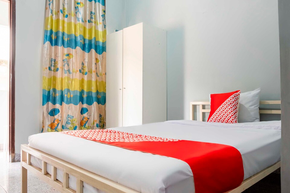 OYO 94199 Rade Inn, OYO Hotels Banda Aceh, Book @ Rp49598 - OYO