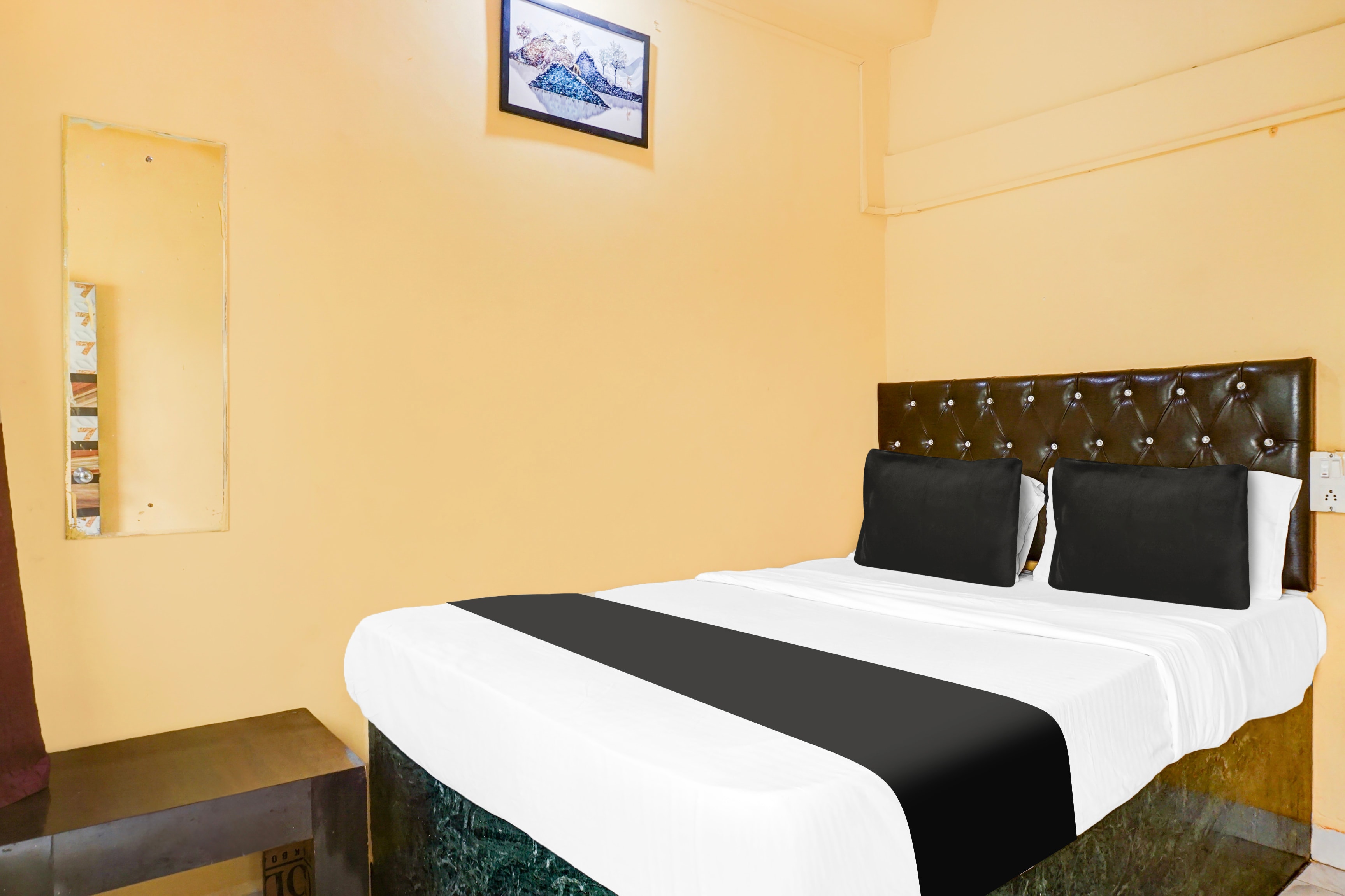 Hotel O Nisarg Lodging And Boarding, Flagship Lonavala, Book @ ₹926 - OYO