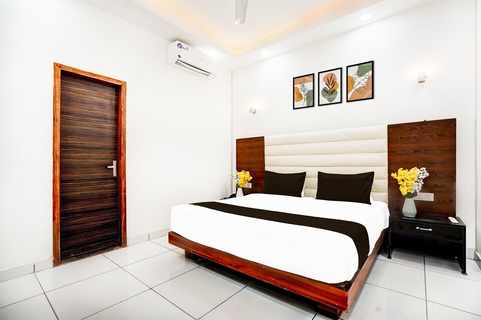 Super Collection O Haldoni Mod Greater Noida, Collection O Noida, Book ...