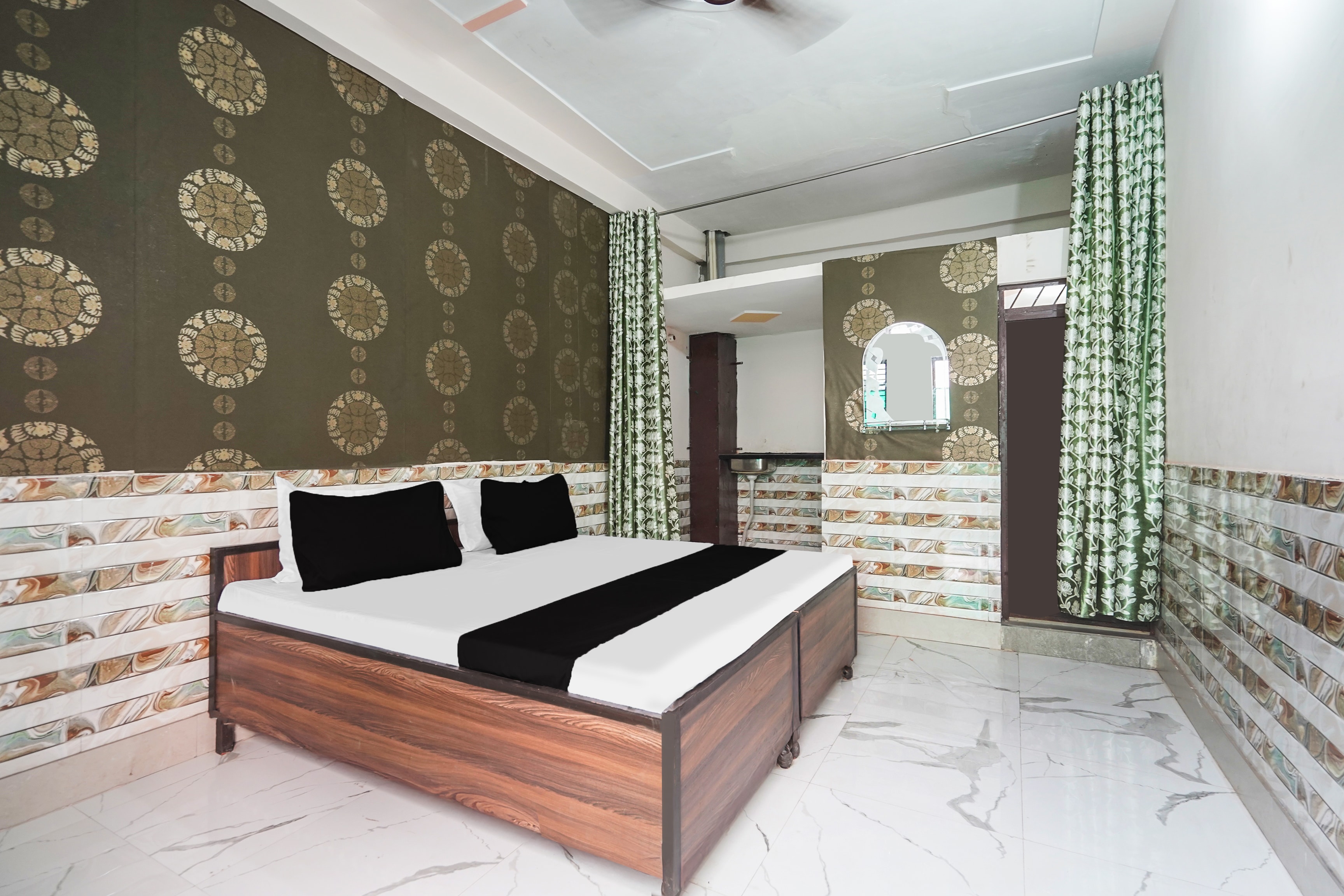 Spot On Rana Ji Hotel & Restaurant, SPOT ON Ghaziabad, Book @ ₹698 - OYO