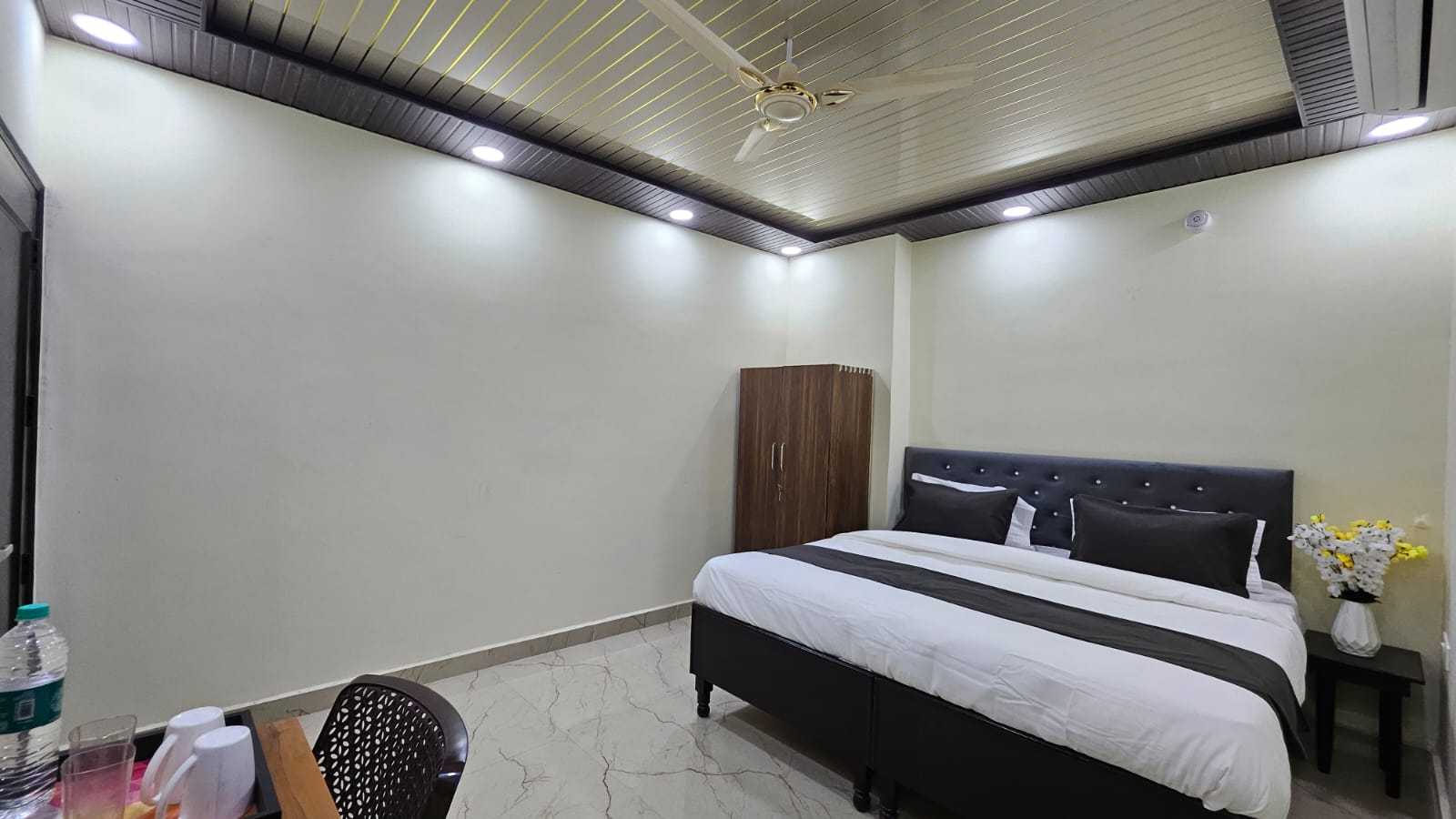 Collection O Nirman Vihar, Collection O Delhi, Book @ ₹1554 - OYO