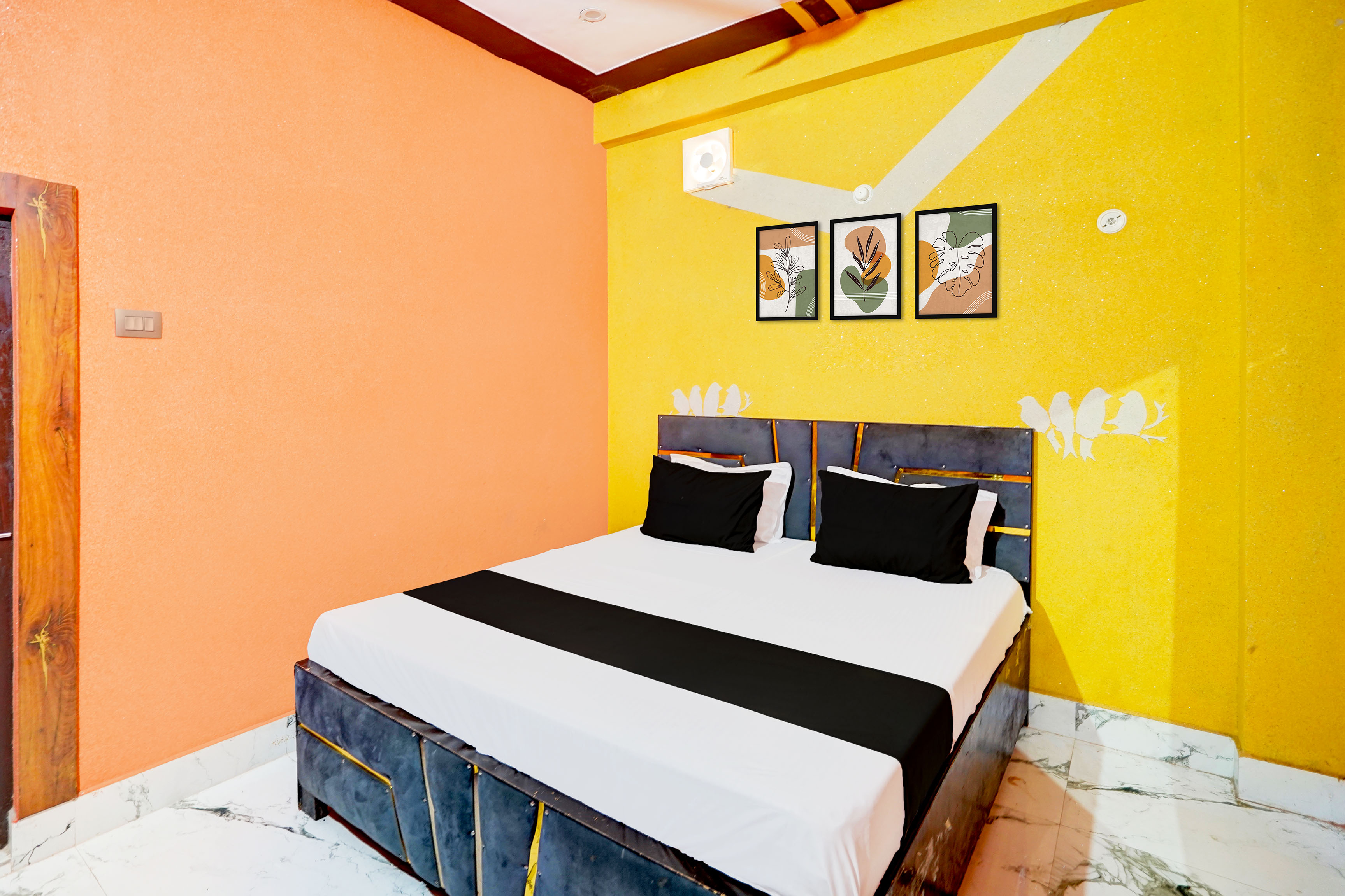 Hotel O ROYAL RESORT, Flagship Aligarh, Book @ ₹898 - OYO