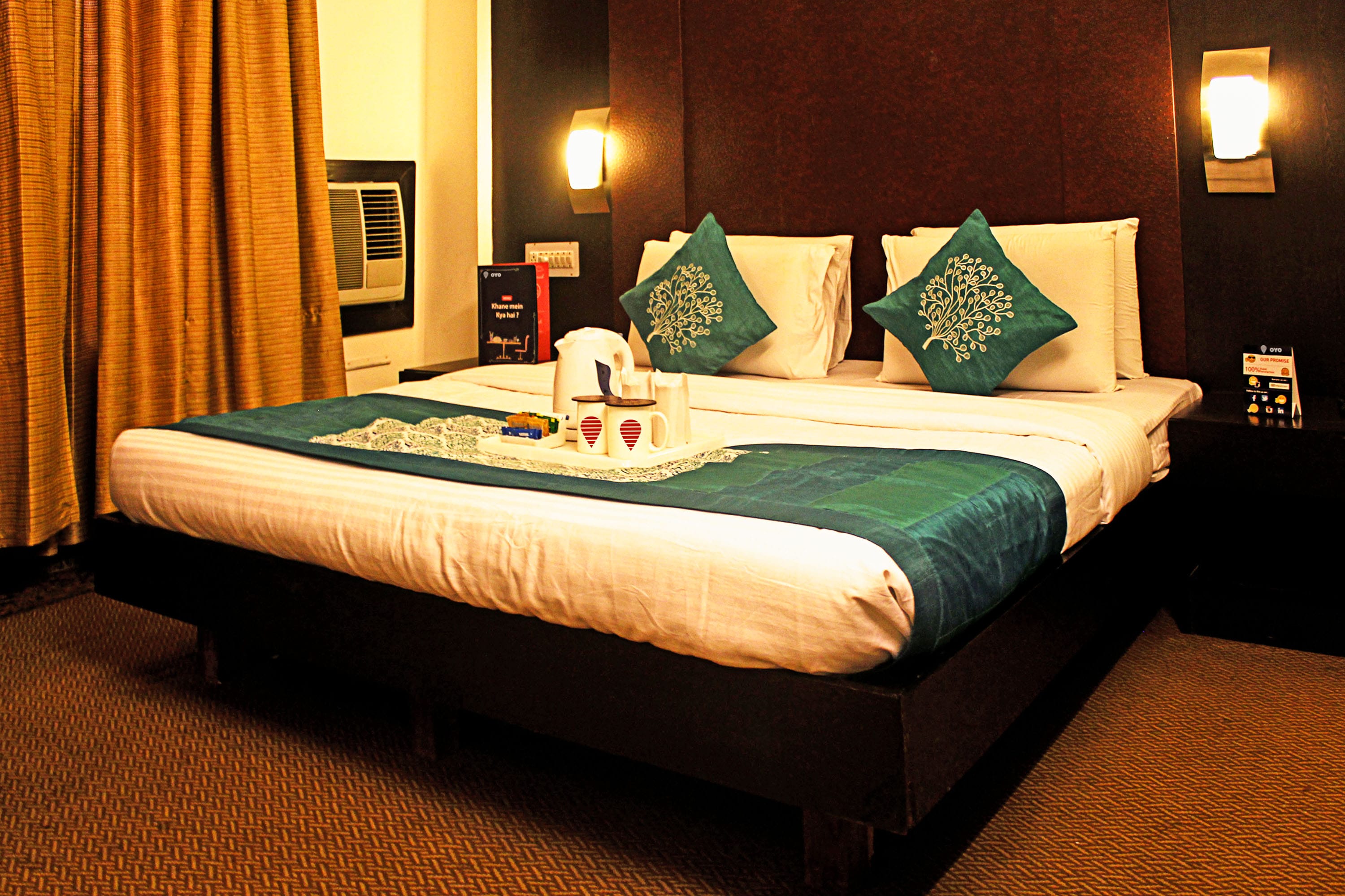 OYO Rajouri Garden Near Tdi Mall, OYO Rooms Delhi, Book @ ₹2427 - OYO