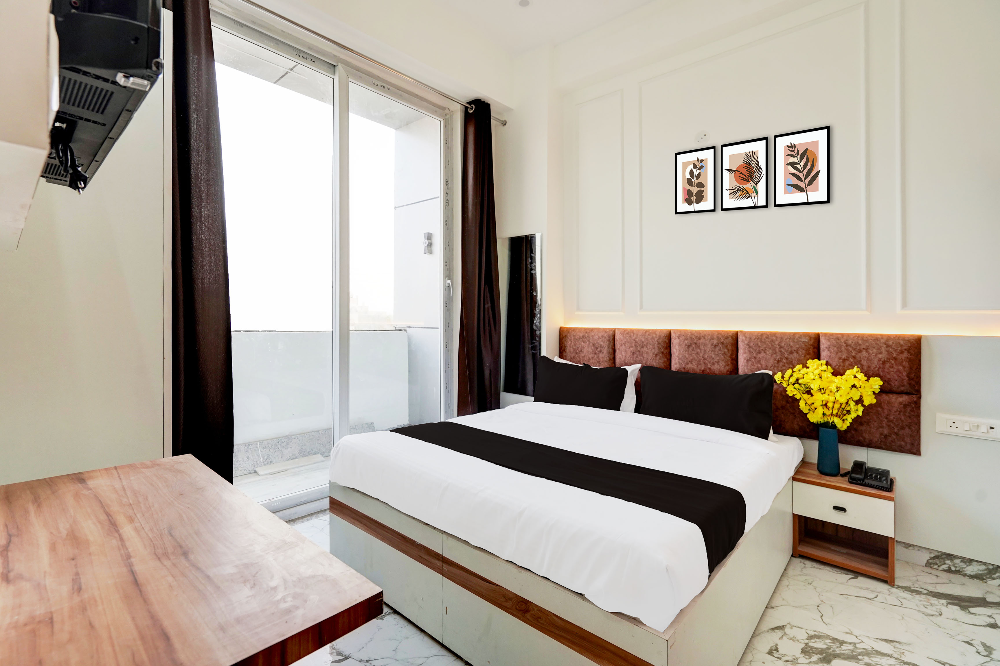 Haldwani Modeâ s connectivity and Advant Navis Business Park await nearby.