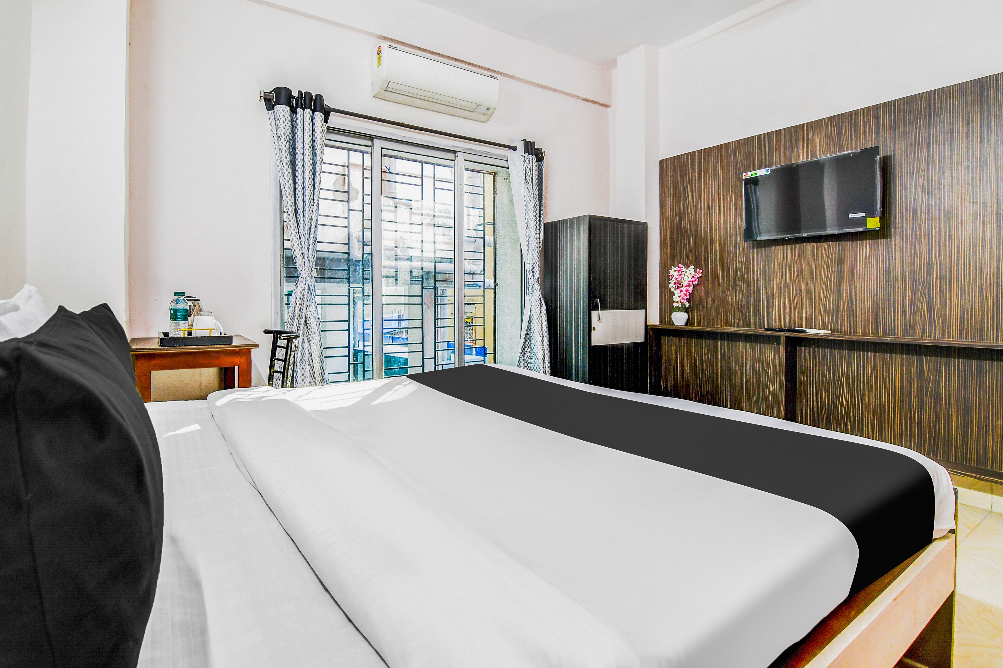 Super Hotel O Jessore Road Kolkata | Official Website