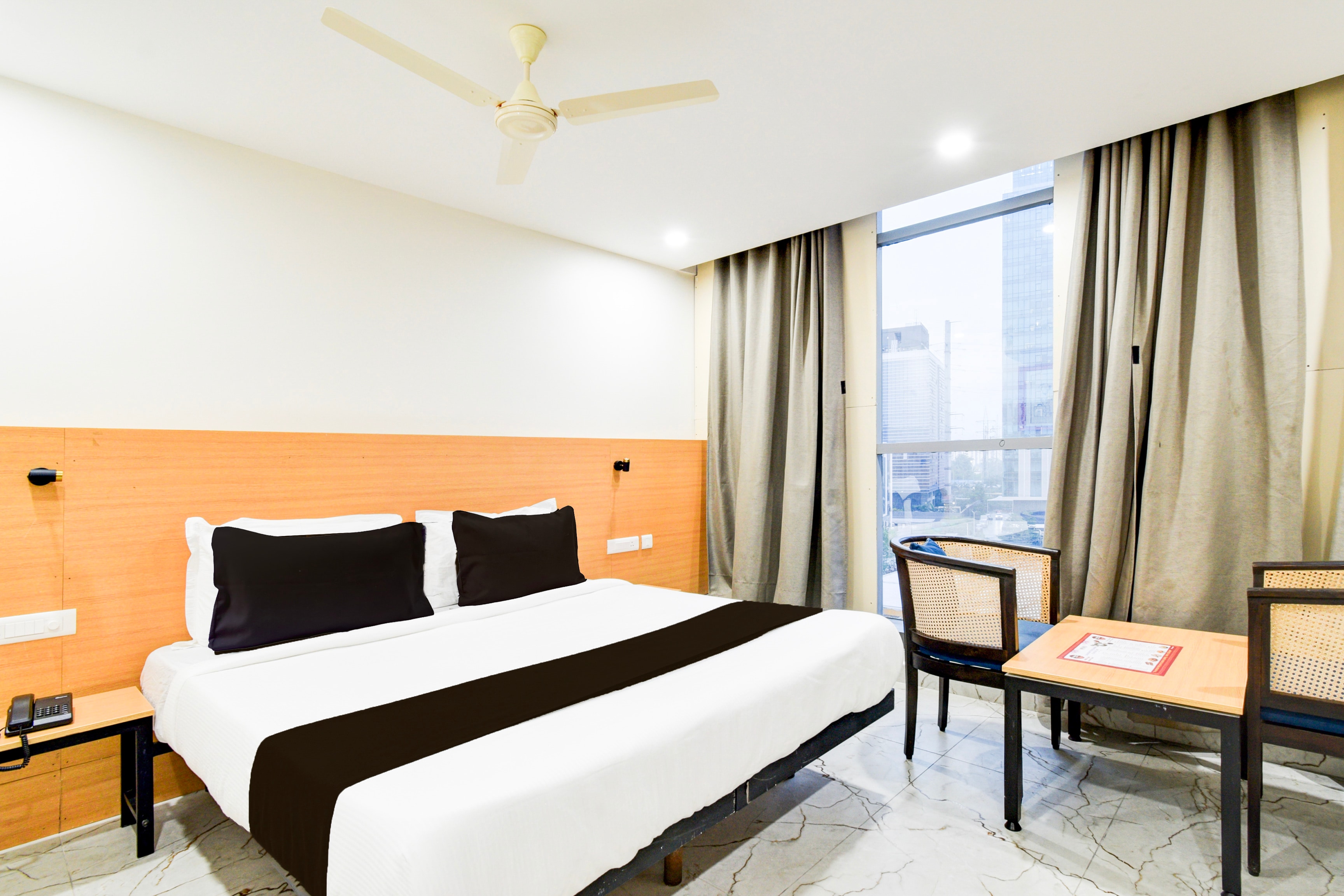 Super Townhouse Unnam hotels backside of Tabala Rasa Pub, financial ...