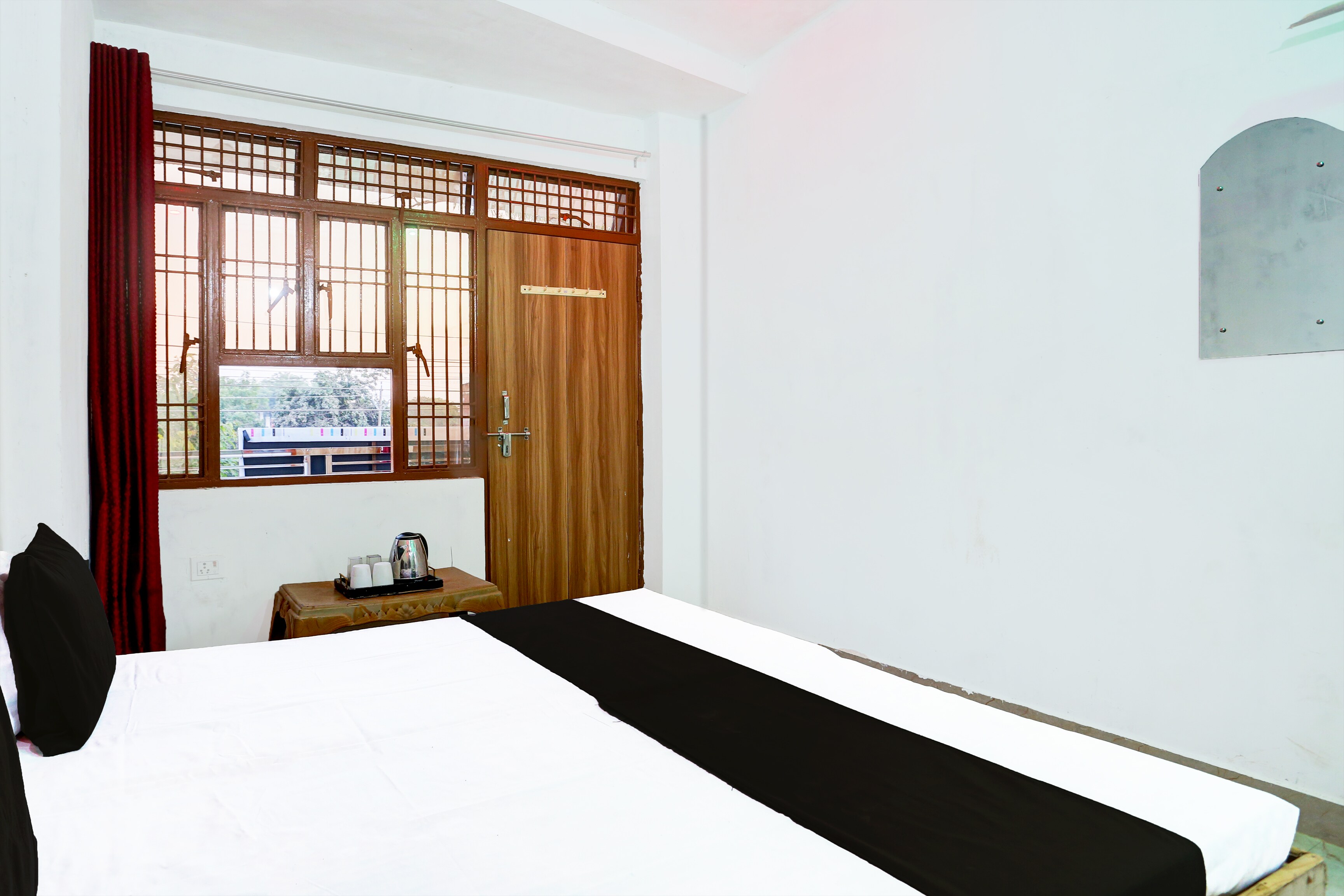 Hotel O 7 STAR Hotel & Restaurant , Flagship Agra, Book @ ₹898 - OYO