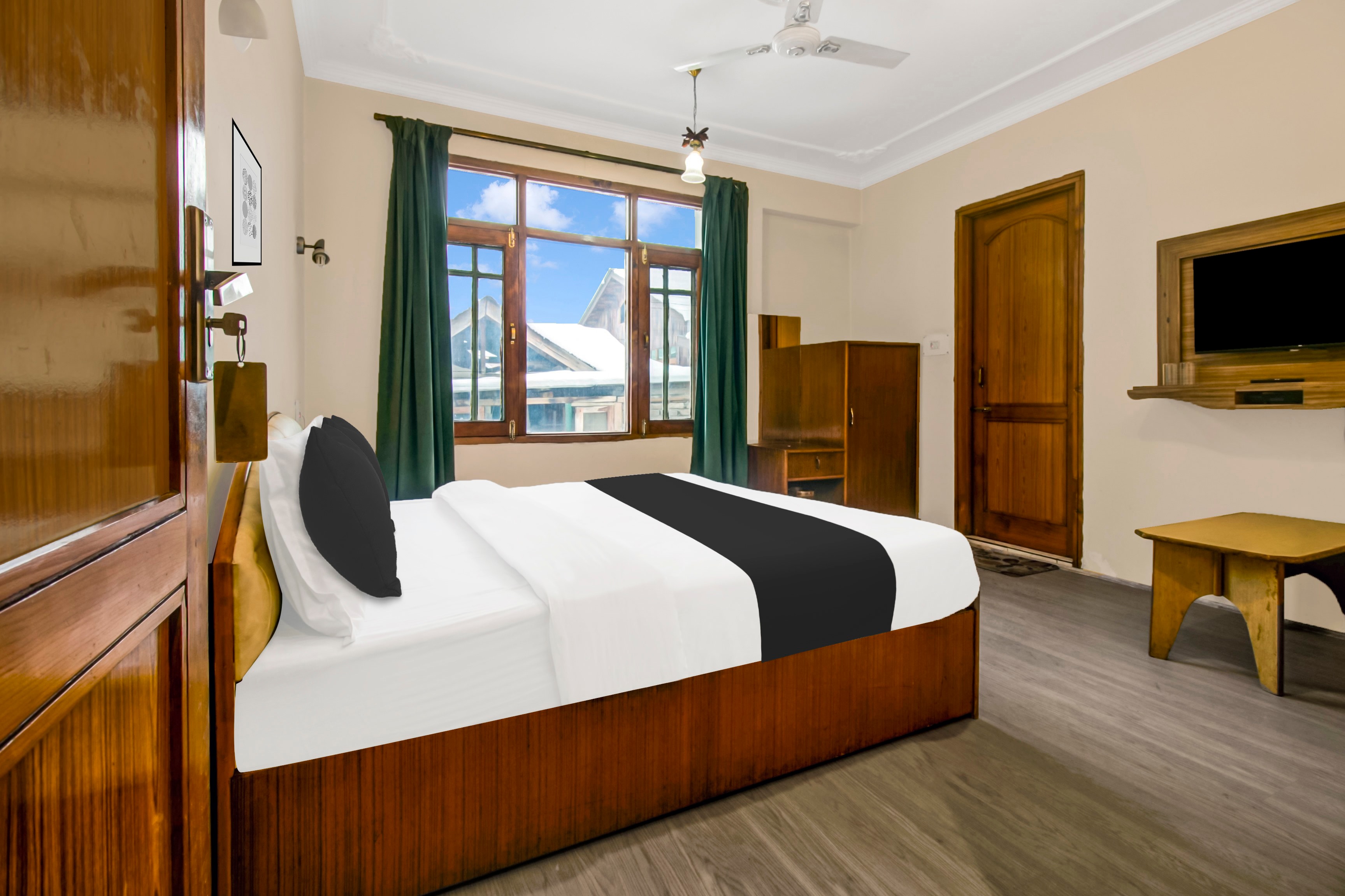 Townhouse Hotels in Food Point Restaurant Pahalgam, Pahalgam Starting ...