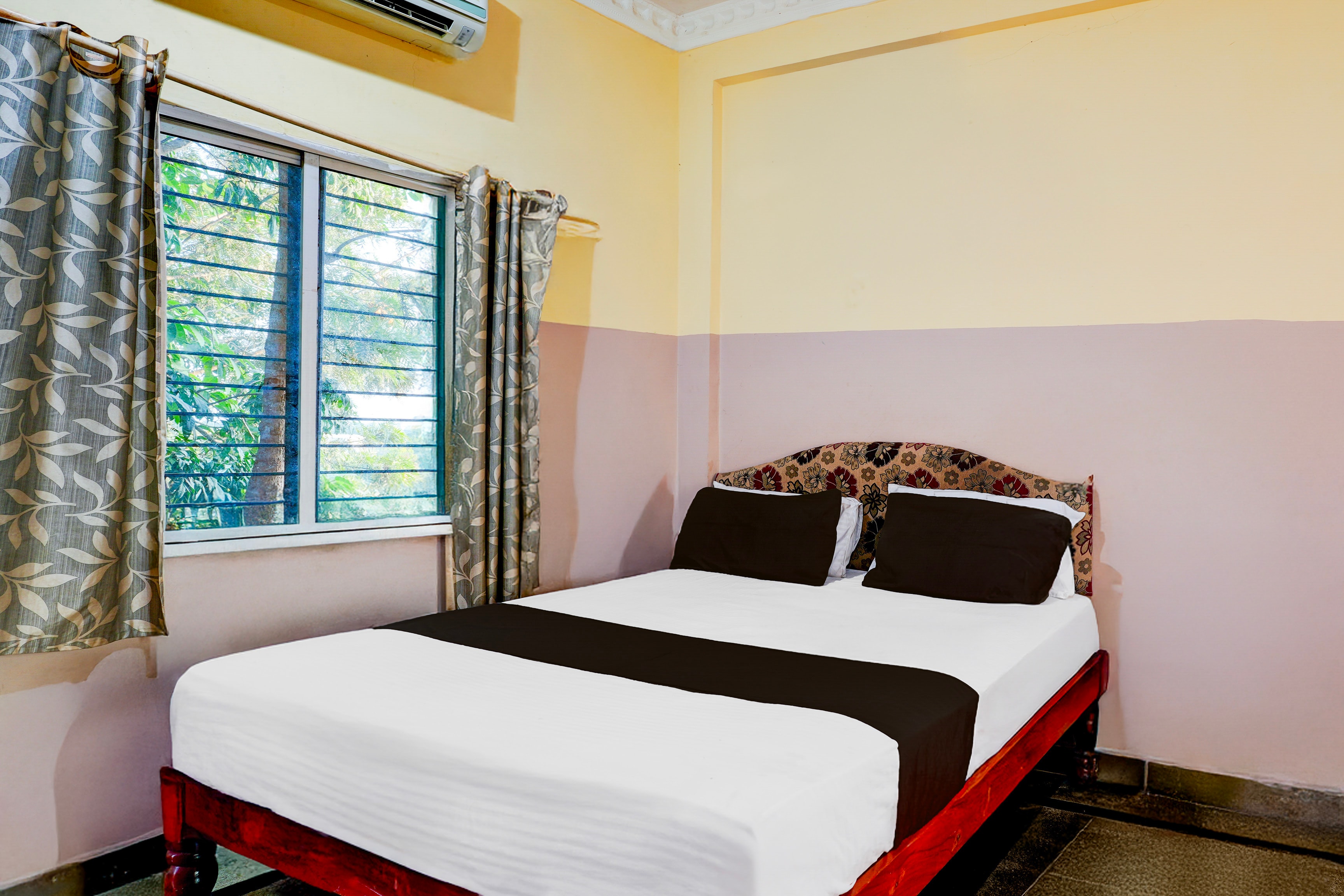 Hotel O by OYO Mayuri Lodge, Flagship Chikballapur, Book @ ₹906 - OYO