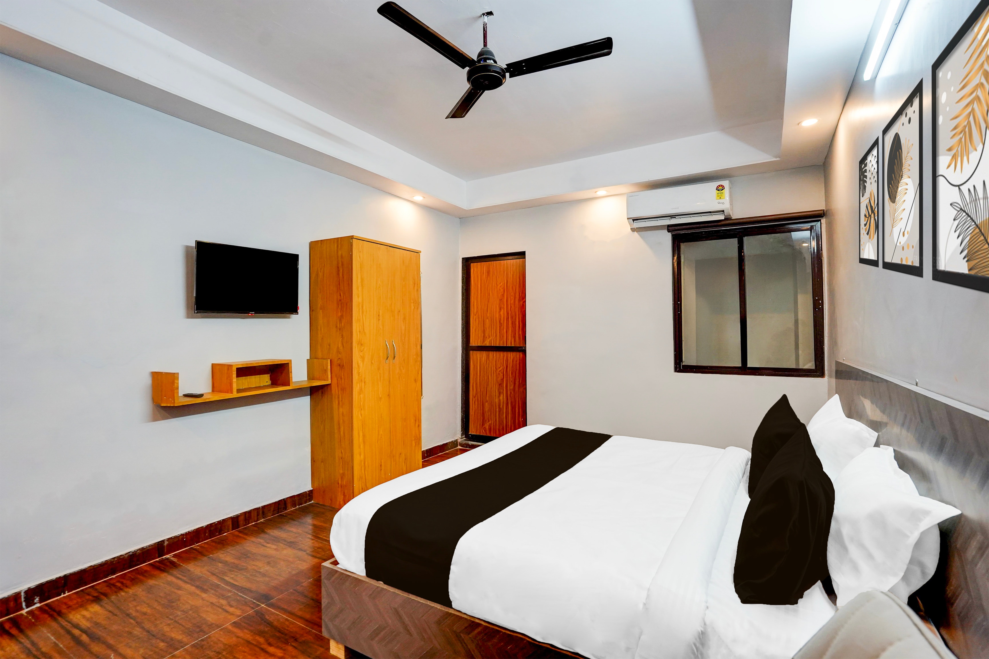 Hotel O Golden M. Riz Hotel & Restaurant , Flagship Lucknow, Book ...