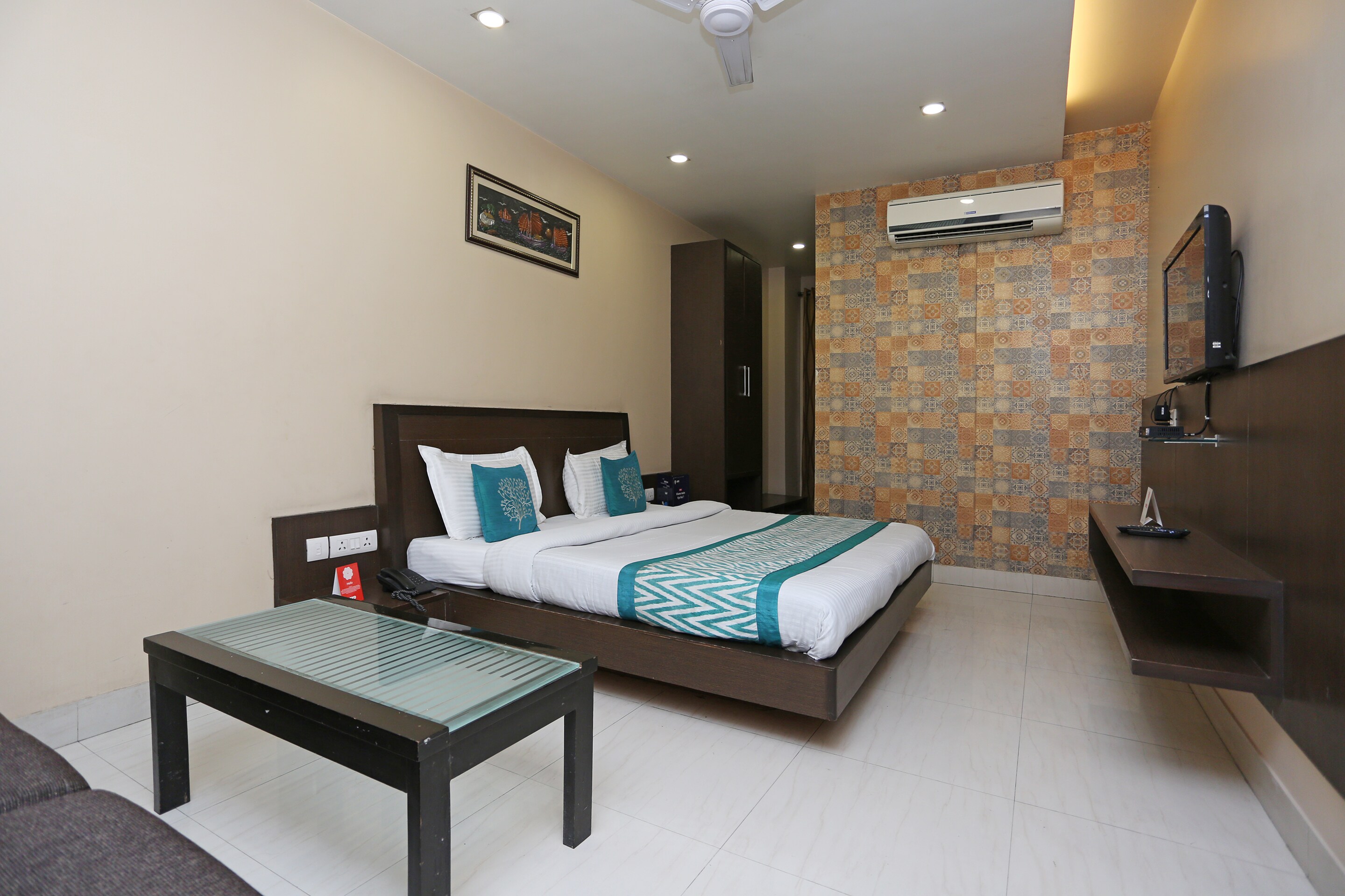 OYO 2066 Vikaspuri, OYO Rooms Delhi, Book @ ₹1095 - OYO