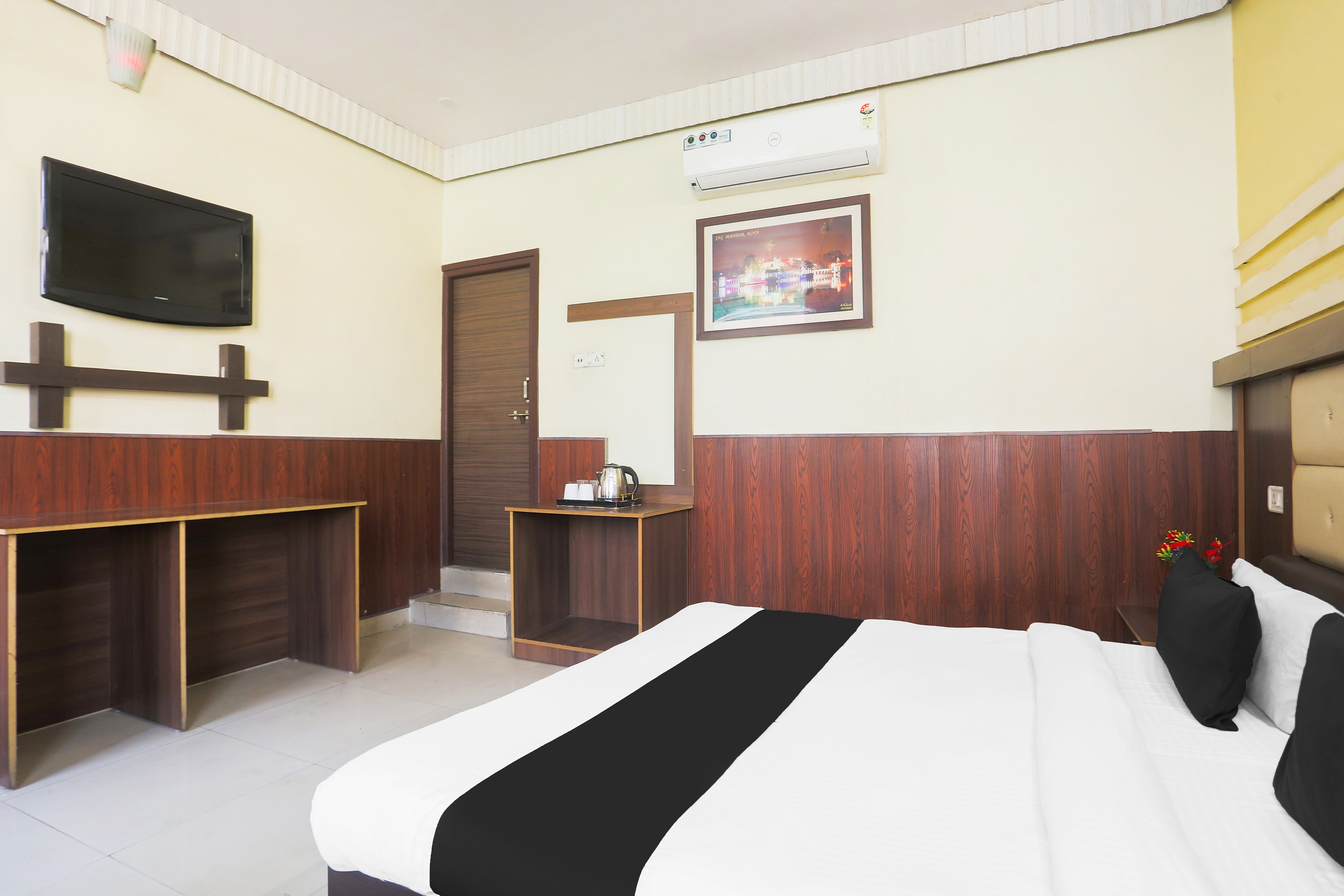Hotels in Hotel Kota Royal & Restaurant, Kota Starting @ ₹539 - Upto 76 ...