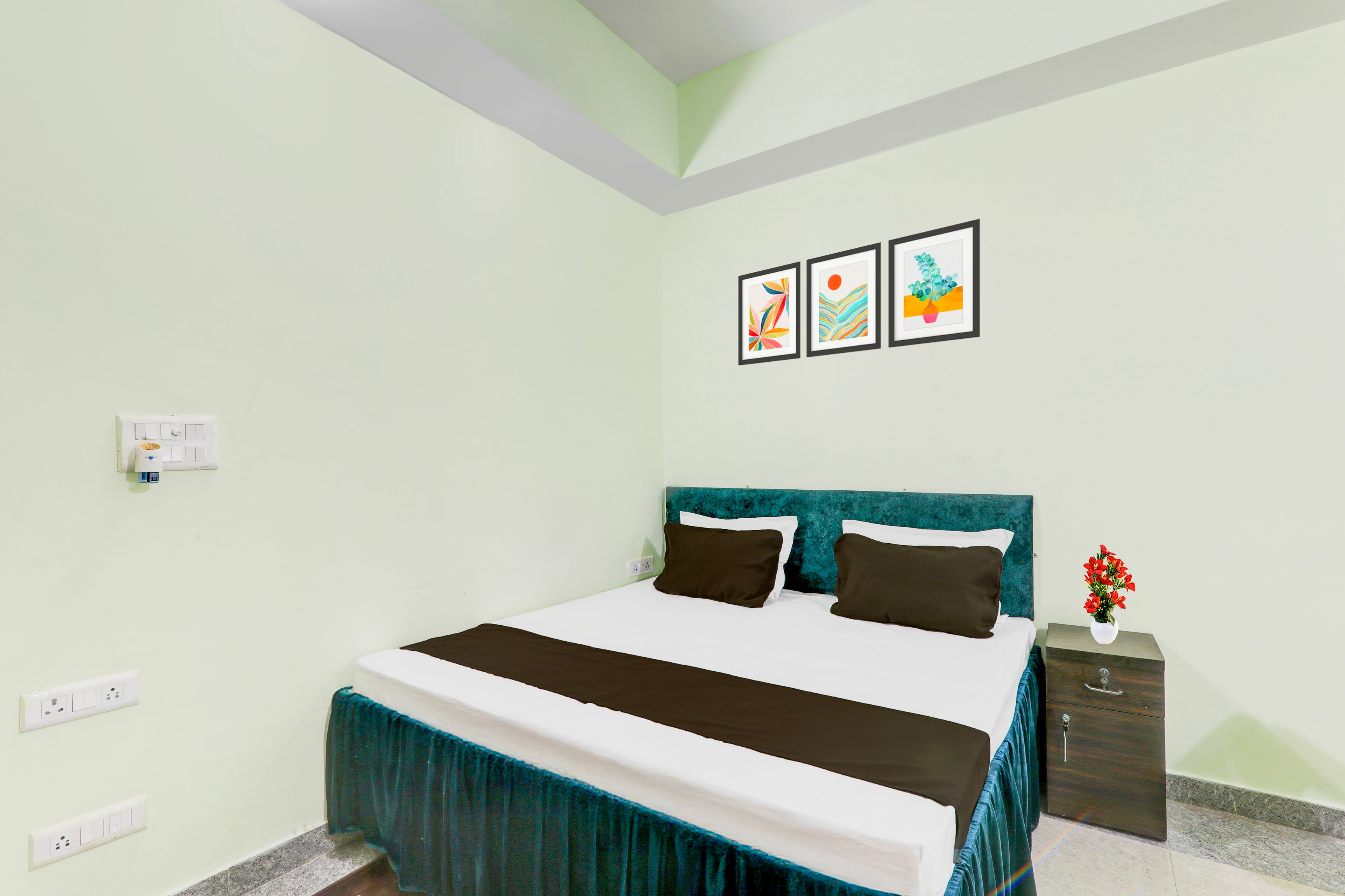 Hotel O Krishna Hotel And Marriage Lawn, Flagship Lucknow, Book @ ₹887 ...