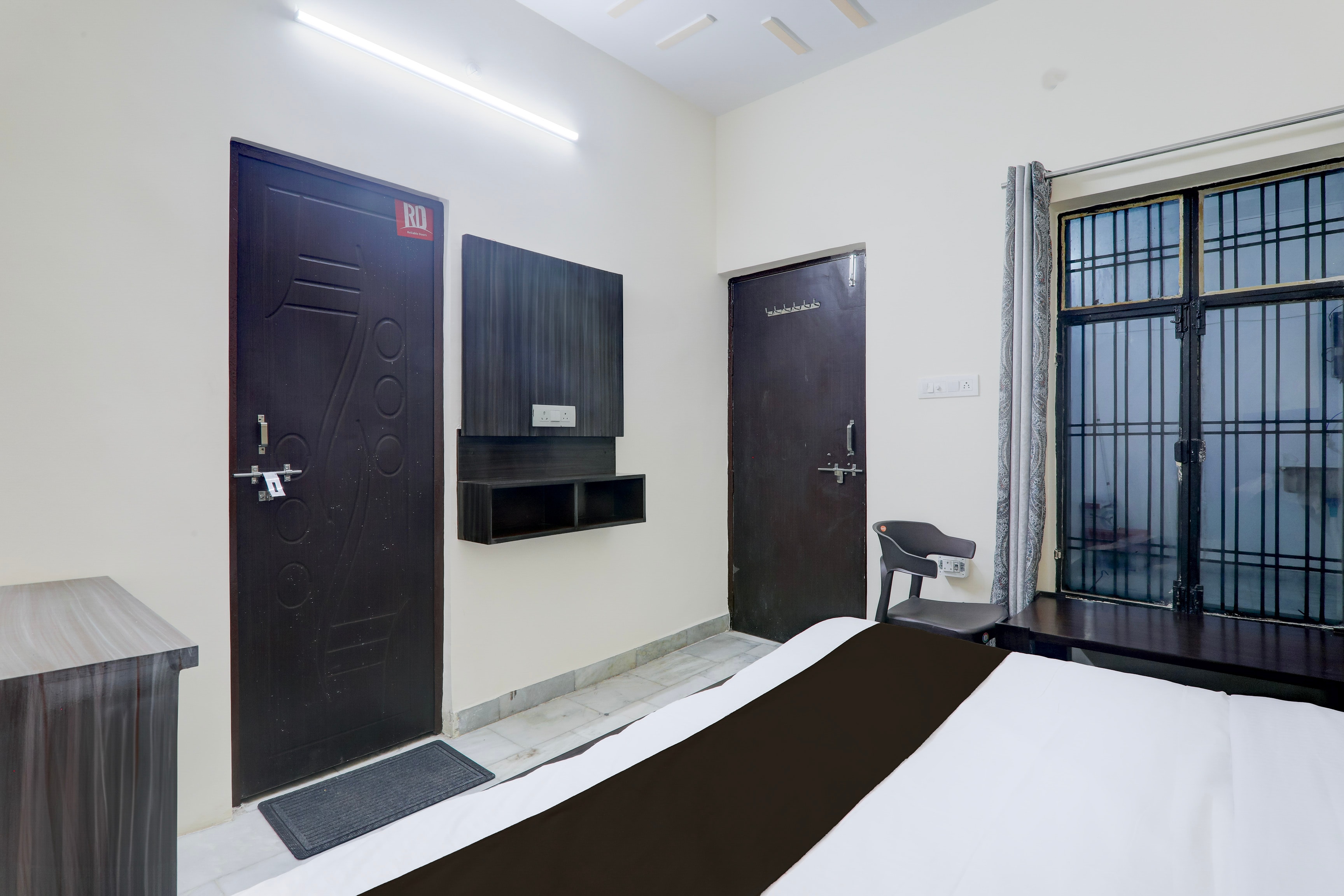 Hotel O Golden Leaf, Flagship Lucknow, Book @ ₹858 - OYO