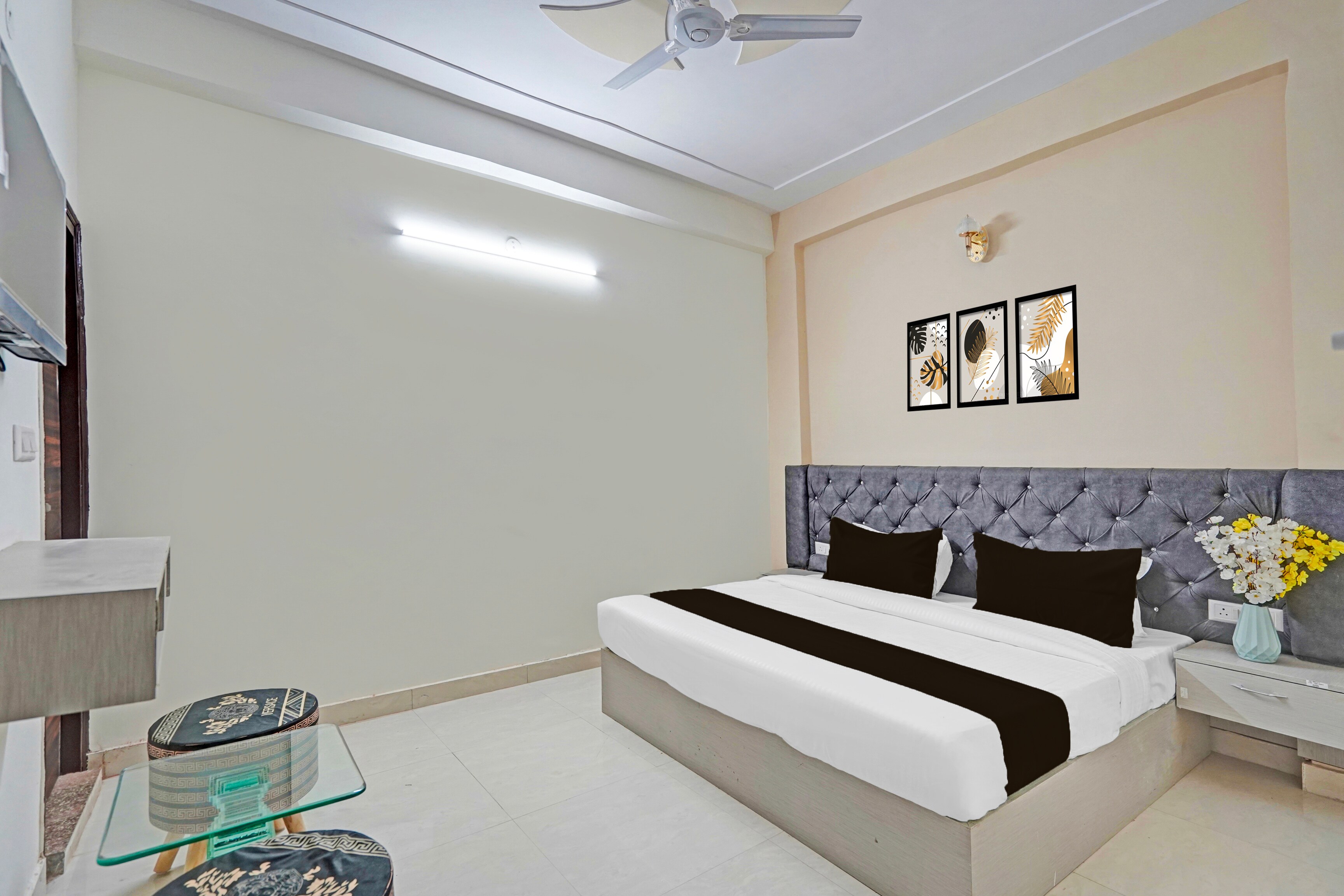 Hotel O Mayank Hotel, Flagship Noida, Book @ ₹791 - OYO